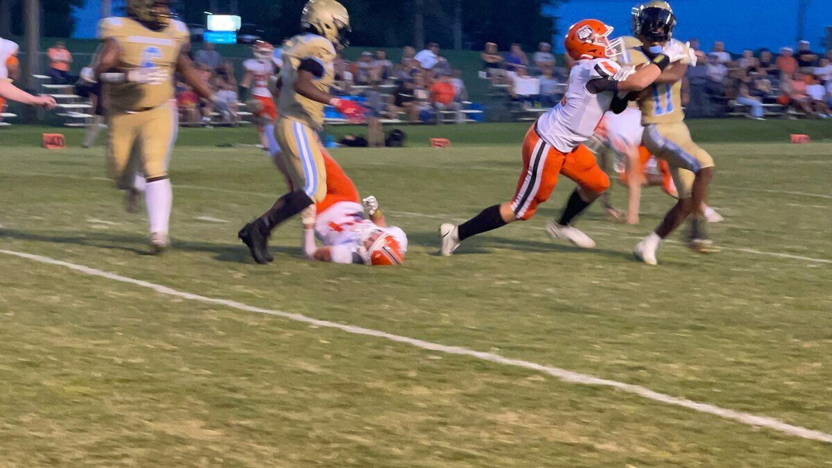 Pilots drop 2022 season opener to Gleason Bulldogs