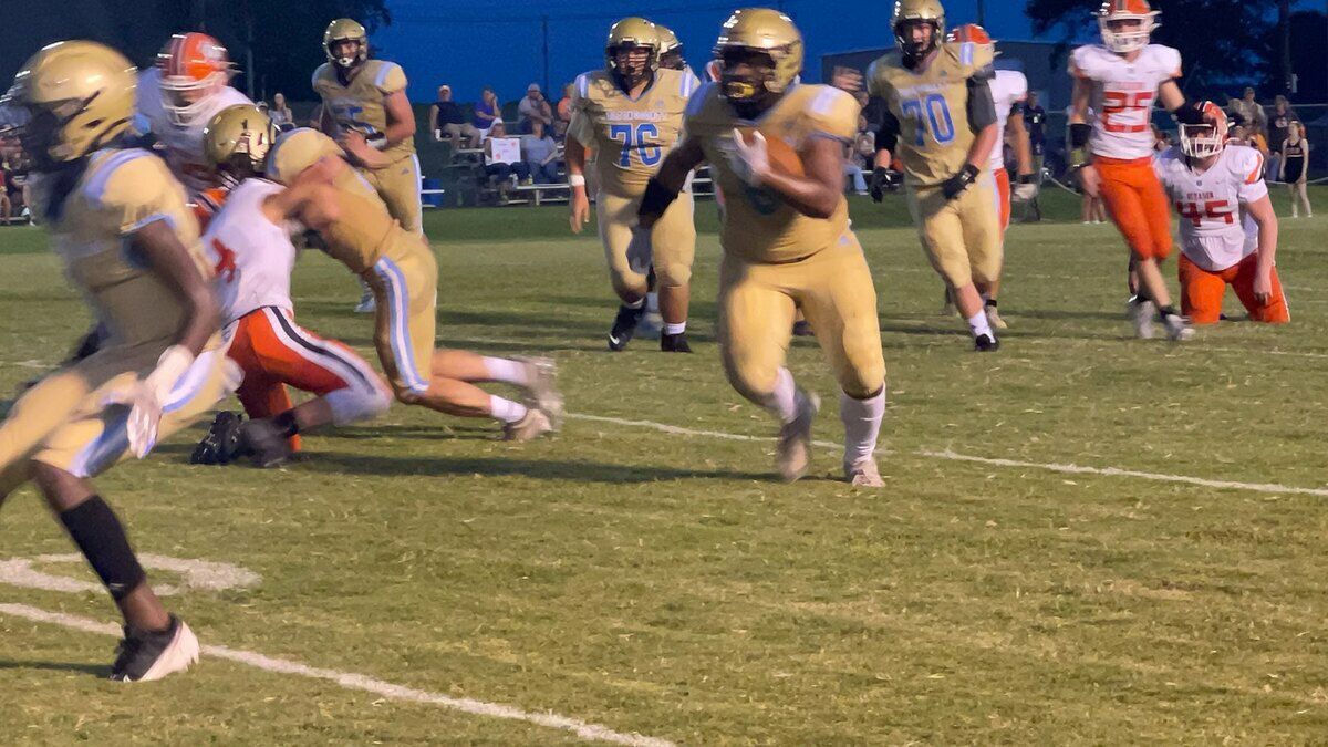 Pilots drop 2022 season opener to Gleason Bulldogs
