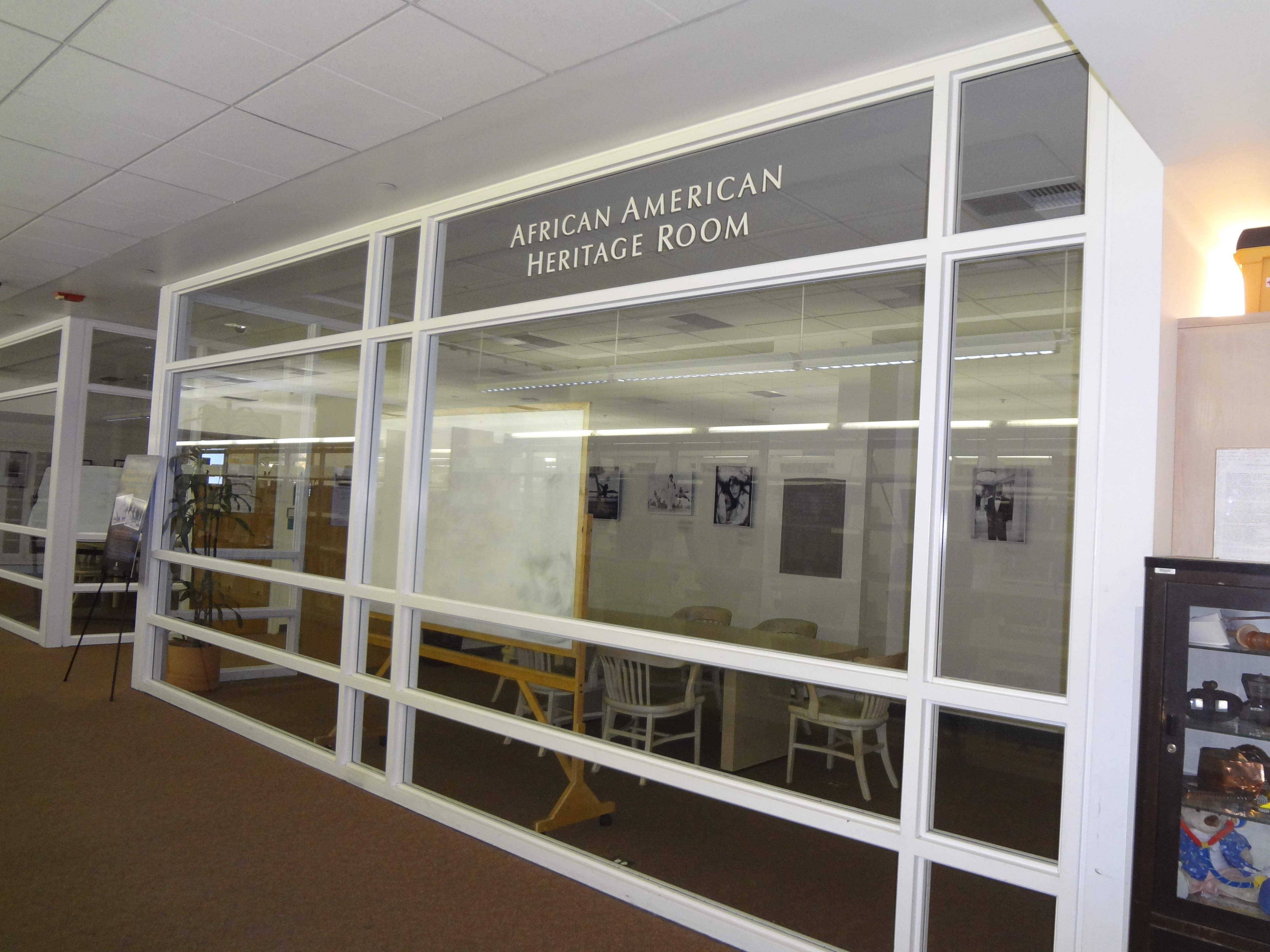 Space Availability - Room 208: seats 8, minimum of 3 people - LibCal ...