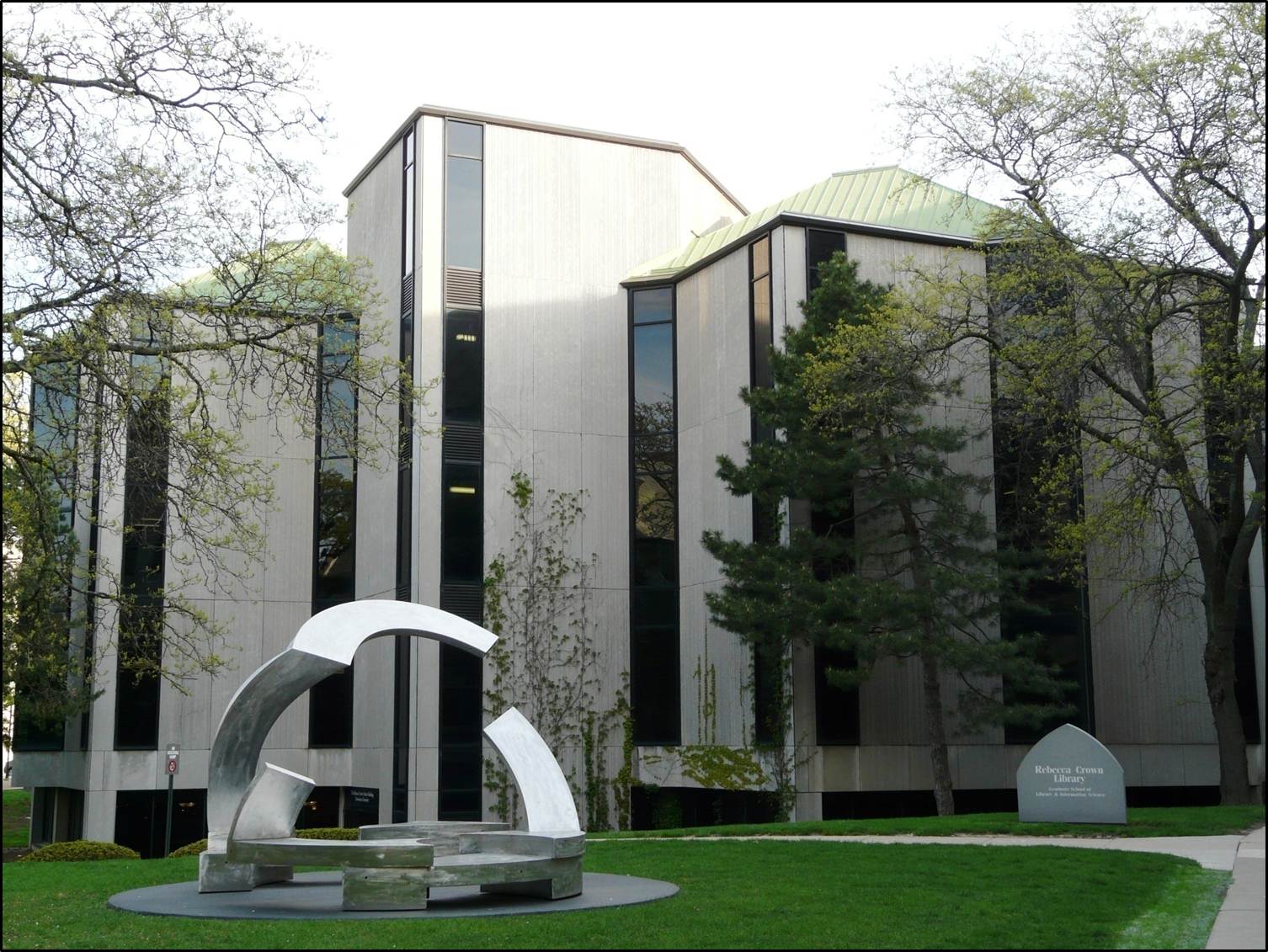 欢迎-在线和校外学习-多米尼加大学的研究指南和课堂页面