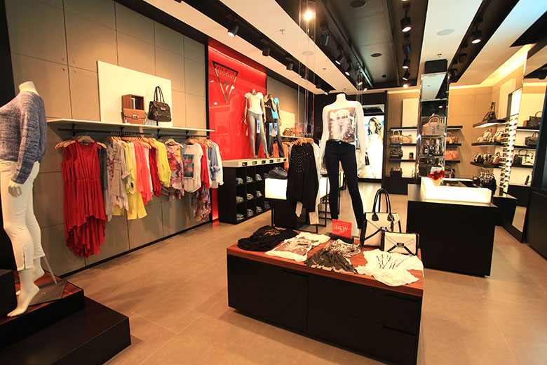 Guess abre loja no Brasil - Lilian Pacce