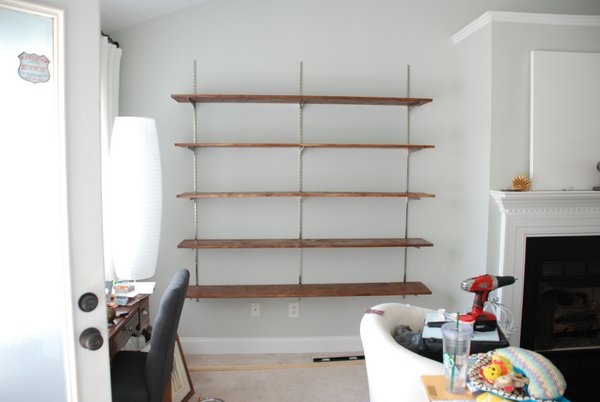 Lively Green Door | Easy Adjustable Shelving Project