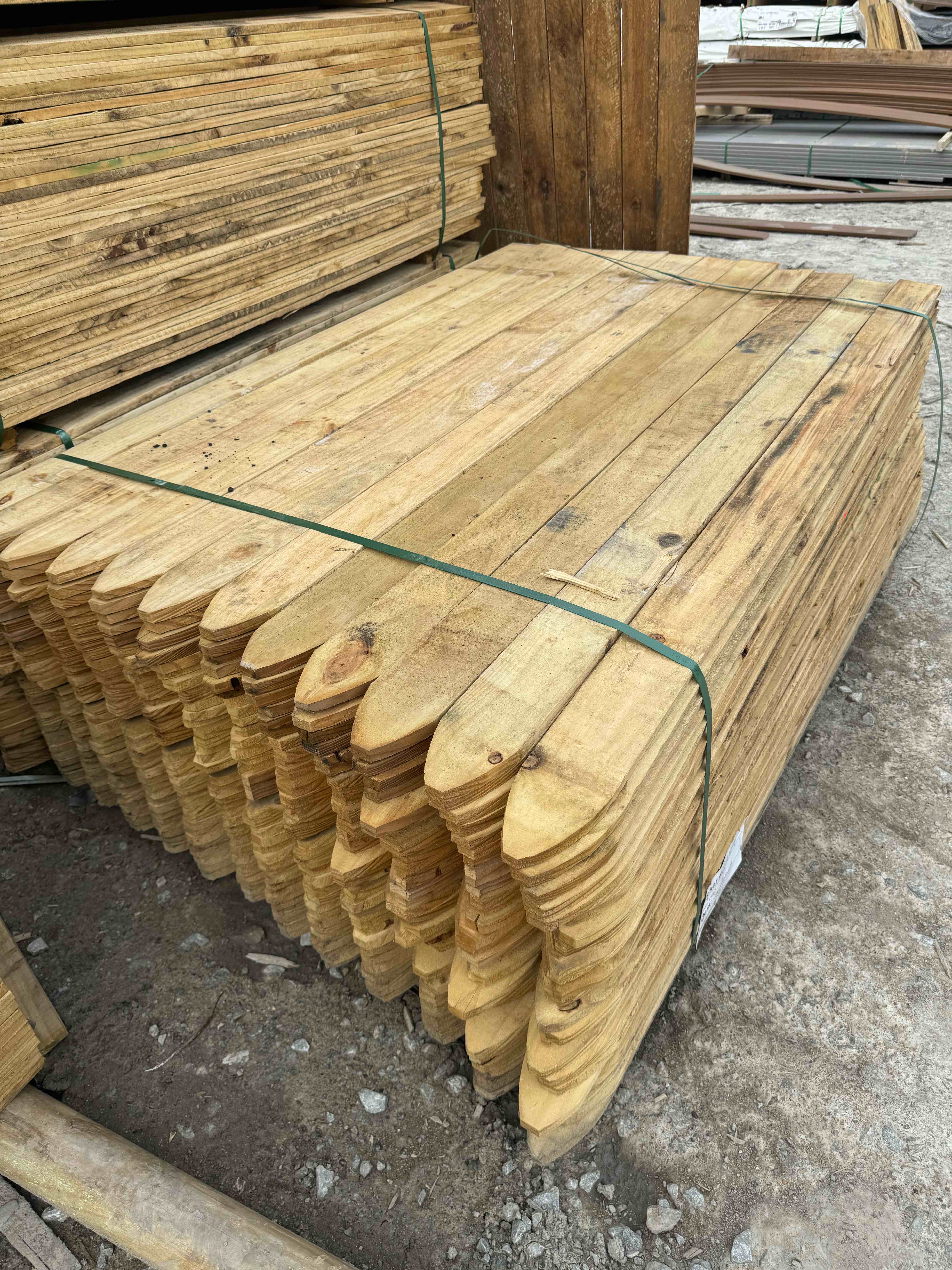 374 stockade fence pickets 1x4x6 your bid per picket