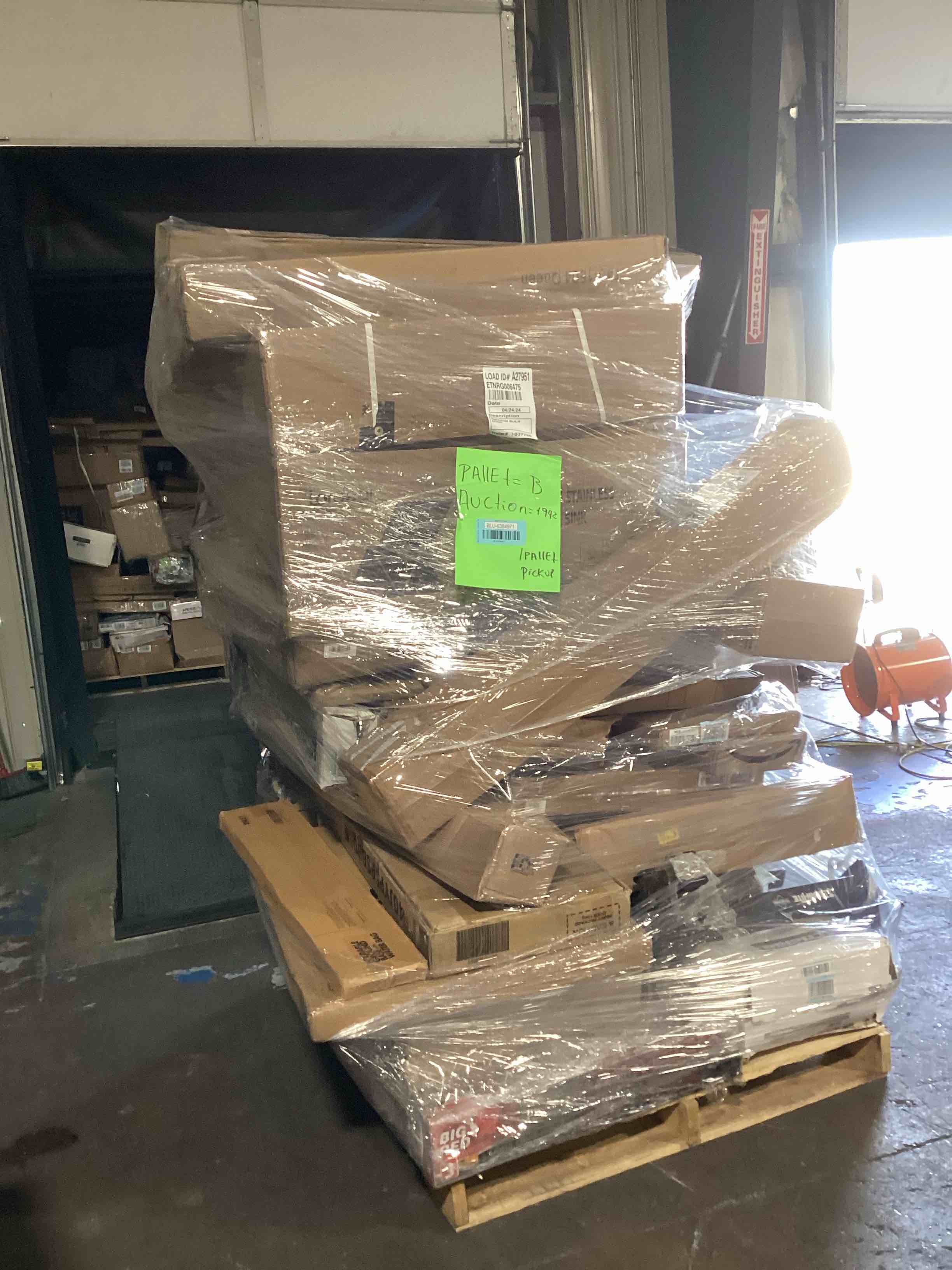 B1 skid pallet boxes surprise ( good condition or as is ) 30 items or more