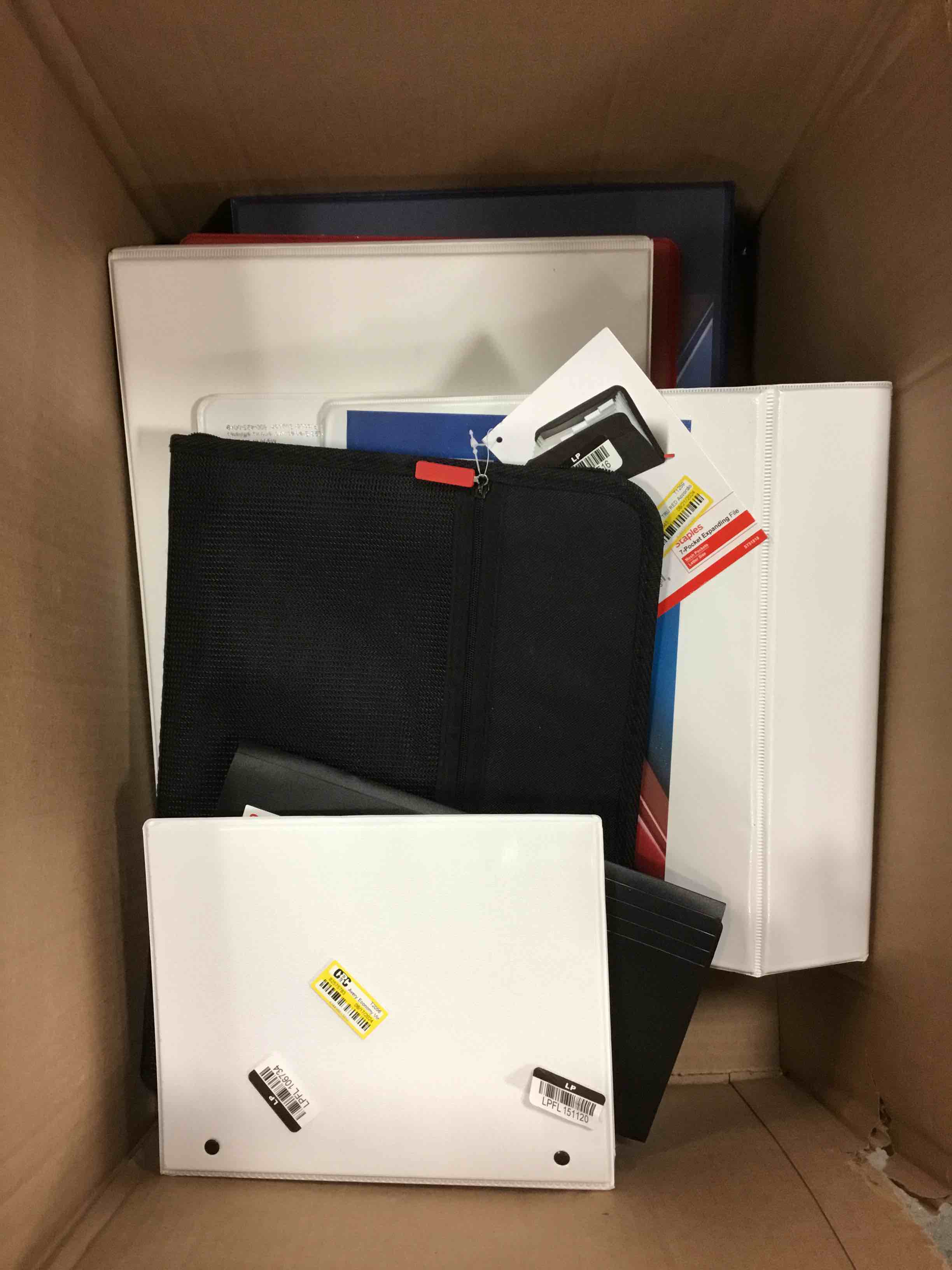 box of 10 assorted binders your bid per item