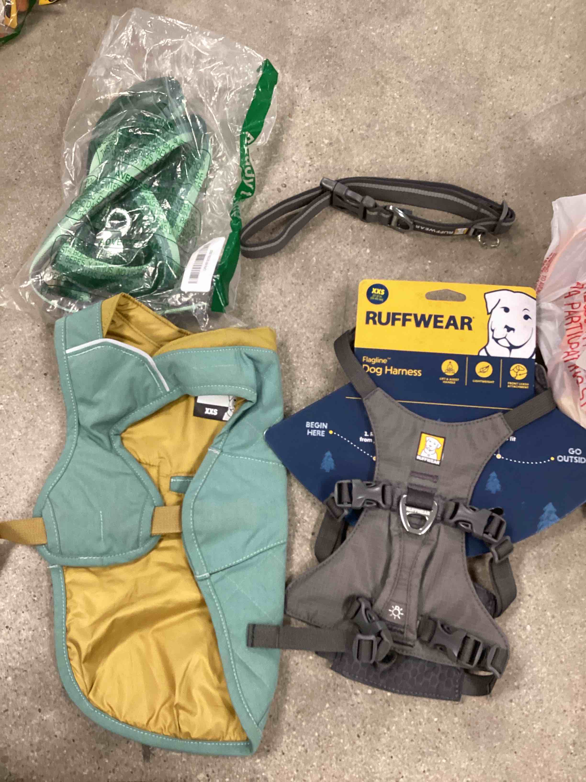 Ruffwear Assorted Harness XS And Leach