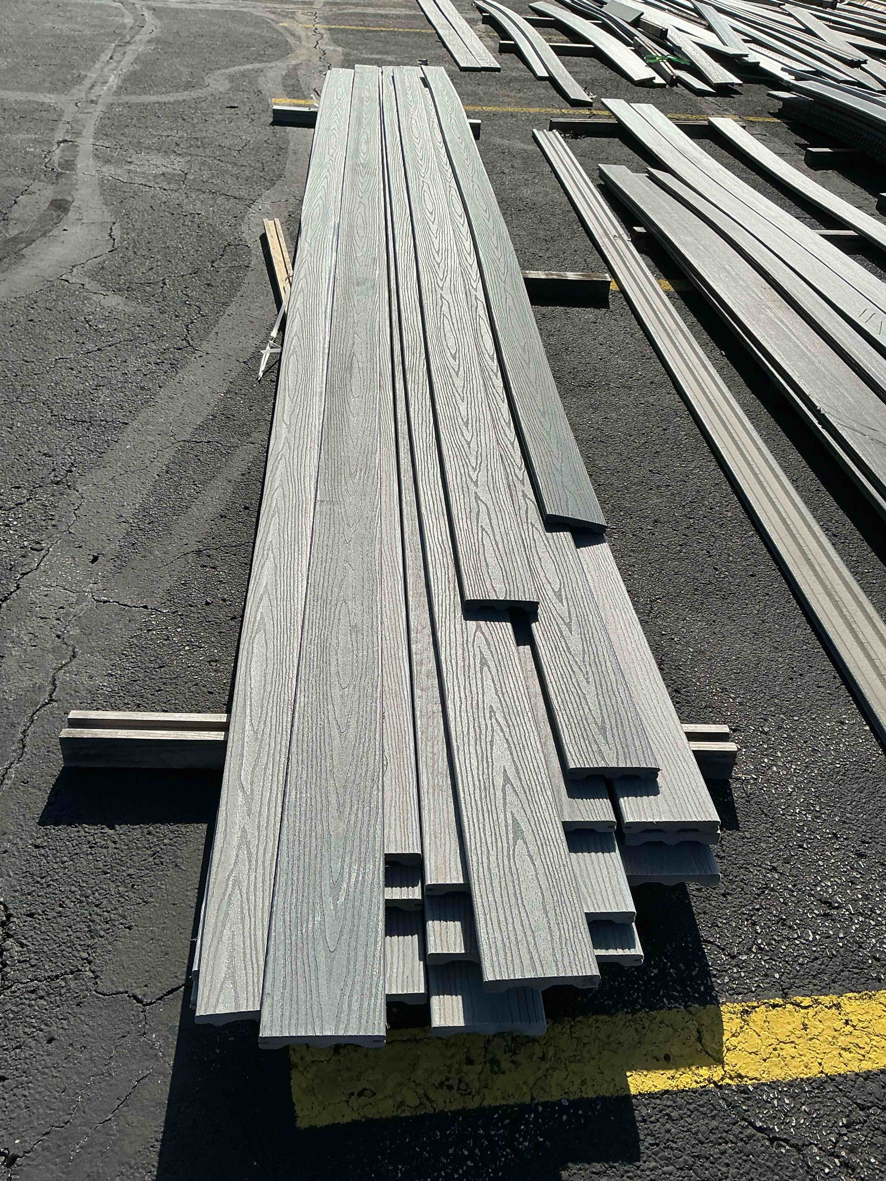 768 linear foot 48 pc 16’ composite decking your bid per linear foot