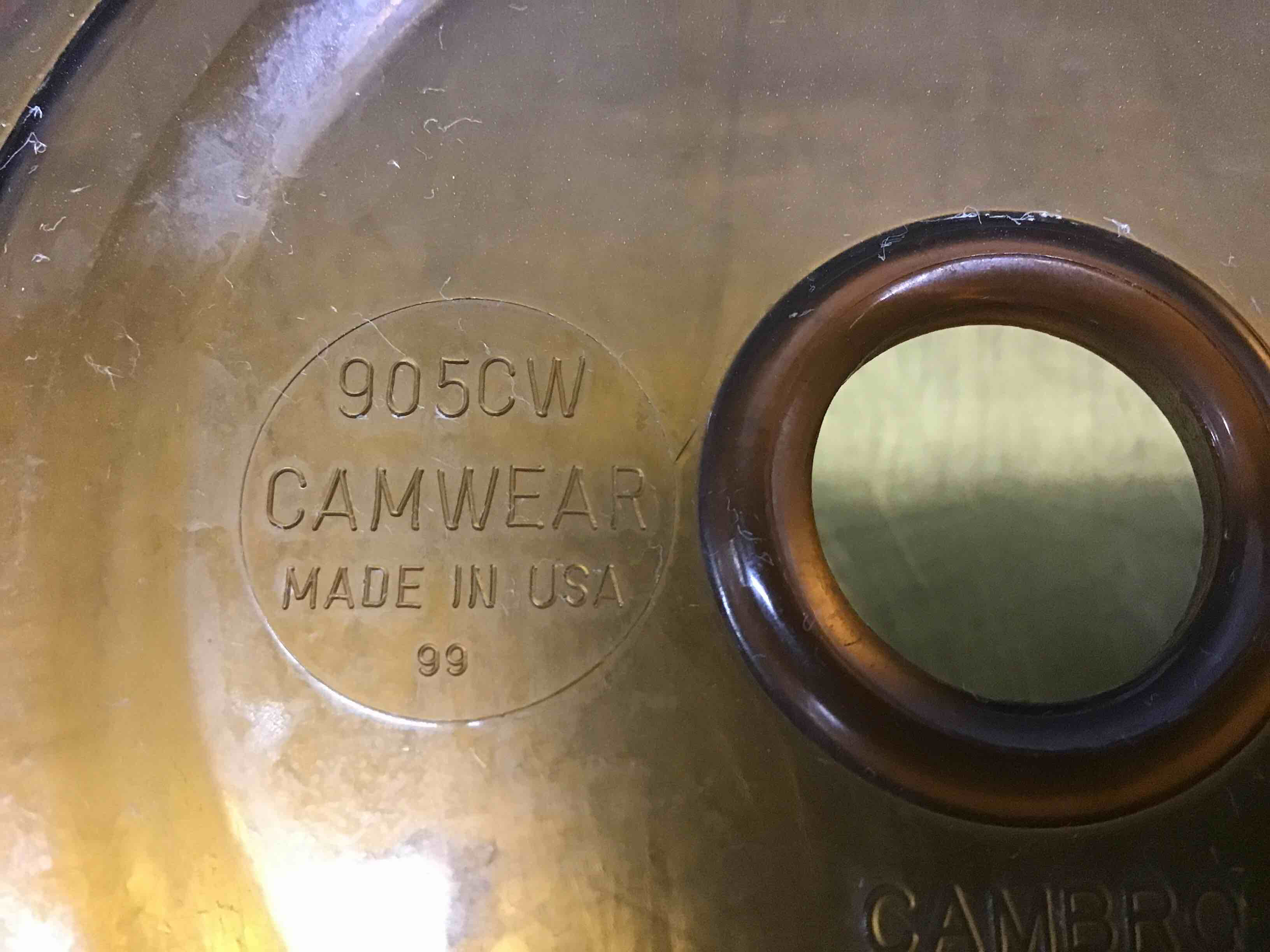 Cambro 10 Inch Solid Plastic Amber Round Plate Cover