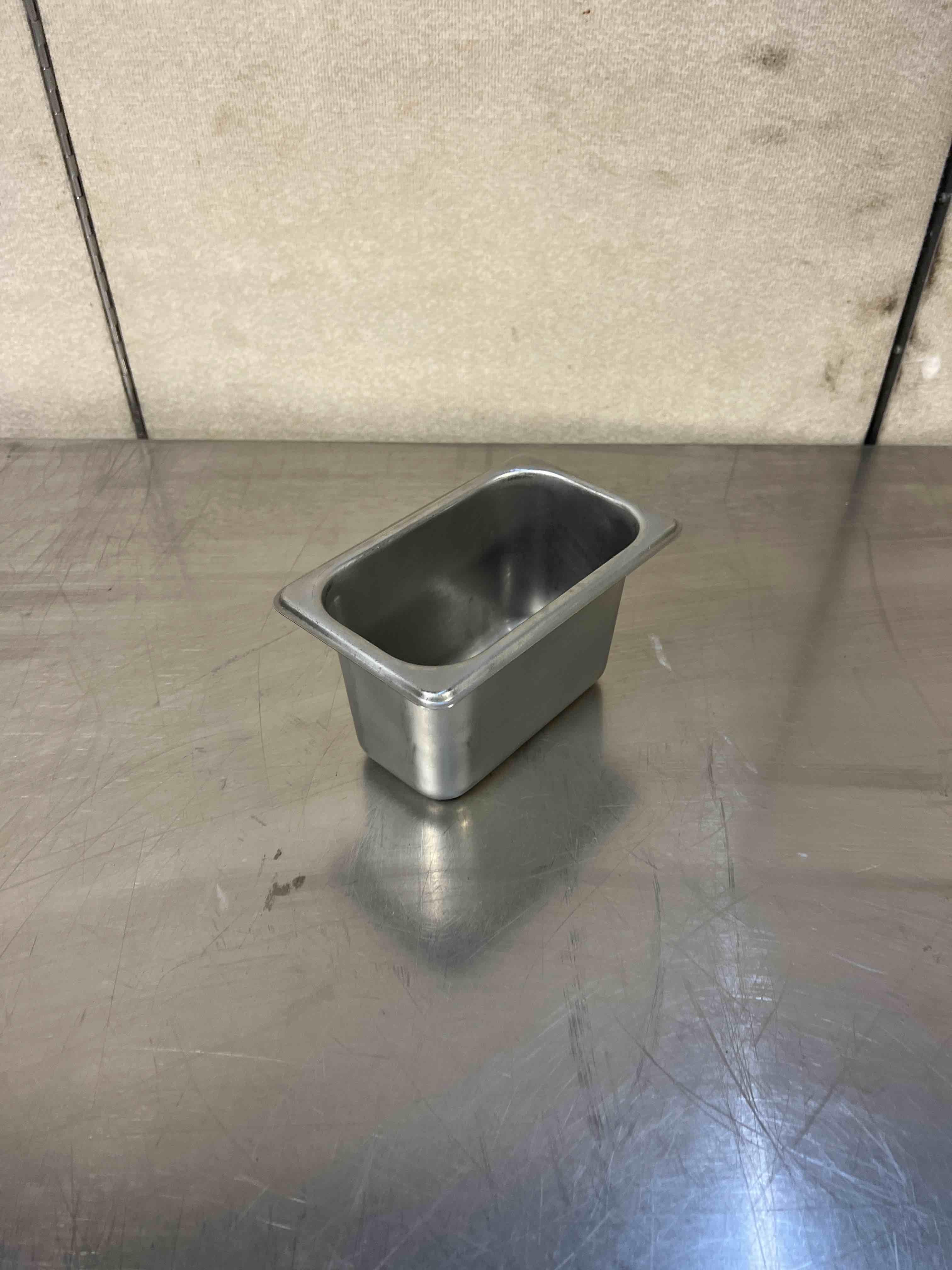 NINTH SIZE FOUR INCH DEEP STAINLESS STEEL INSERT PAN