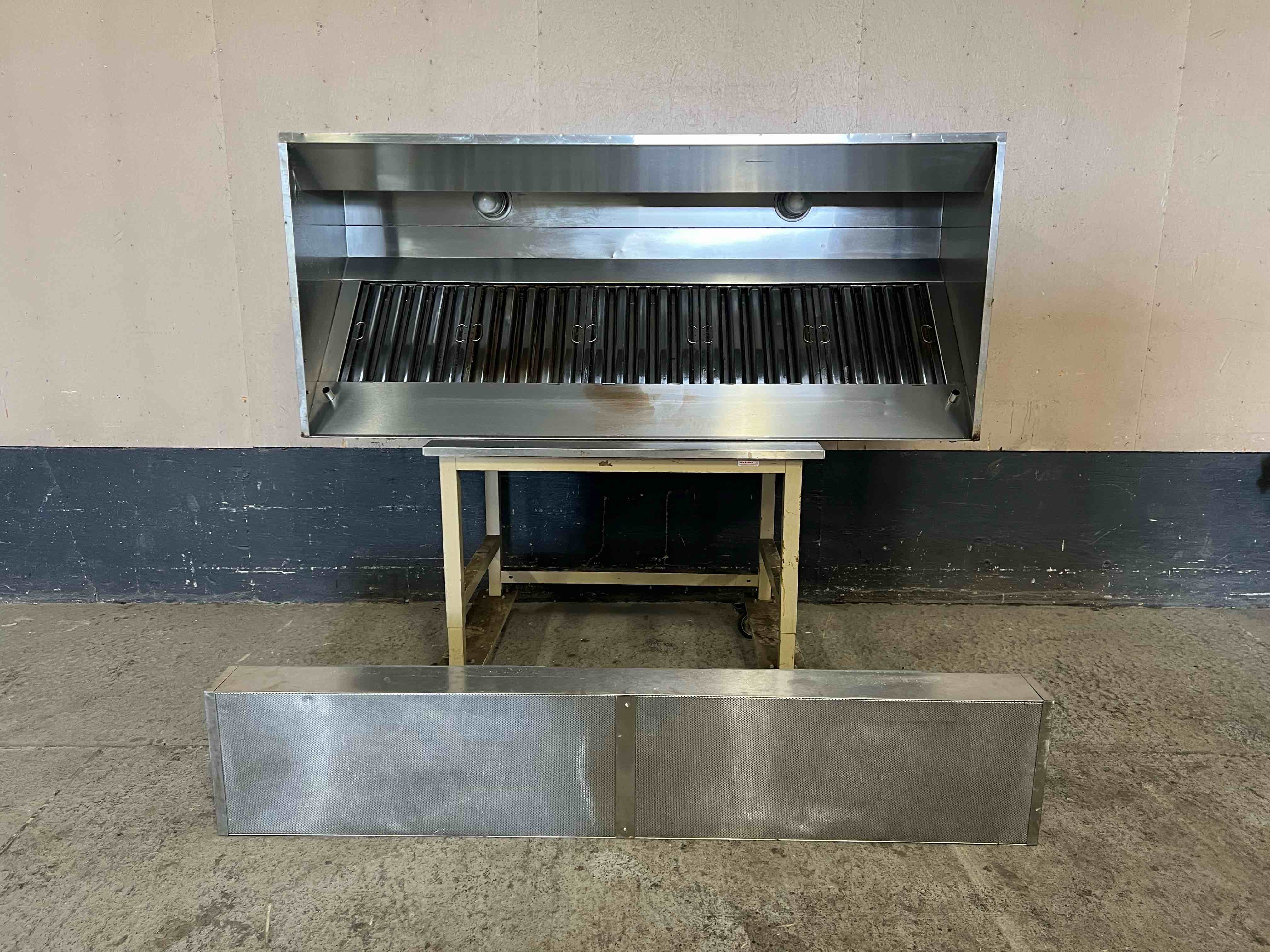 CAPTIVEAIRE 7 FT STAINLESS STEEL EXHAUST HOOD WITH PLENUM