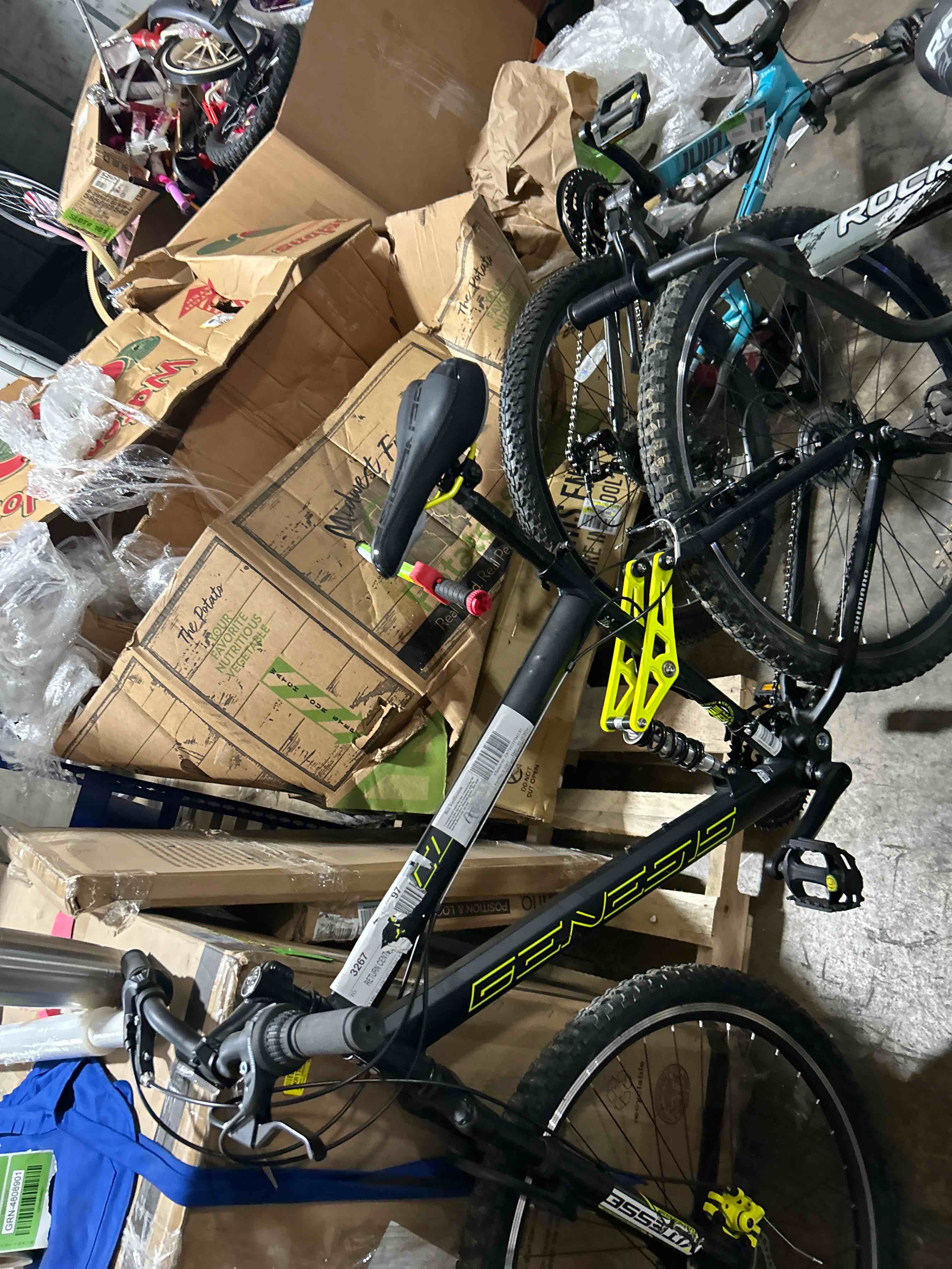 Genesis 29 Incline Men s Mountain Bike Black/Yellow