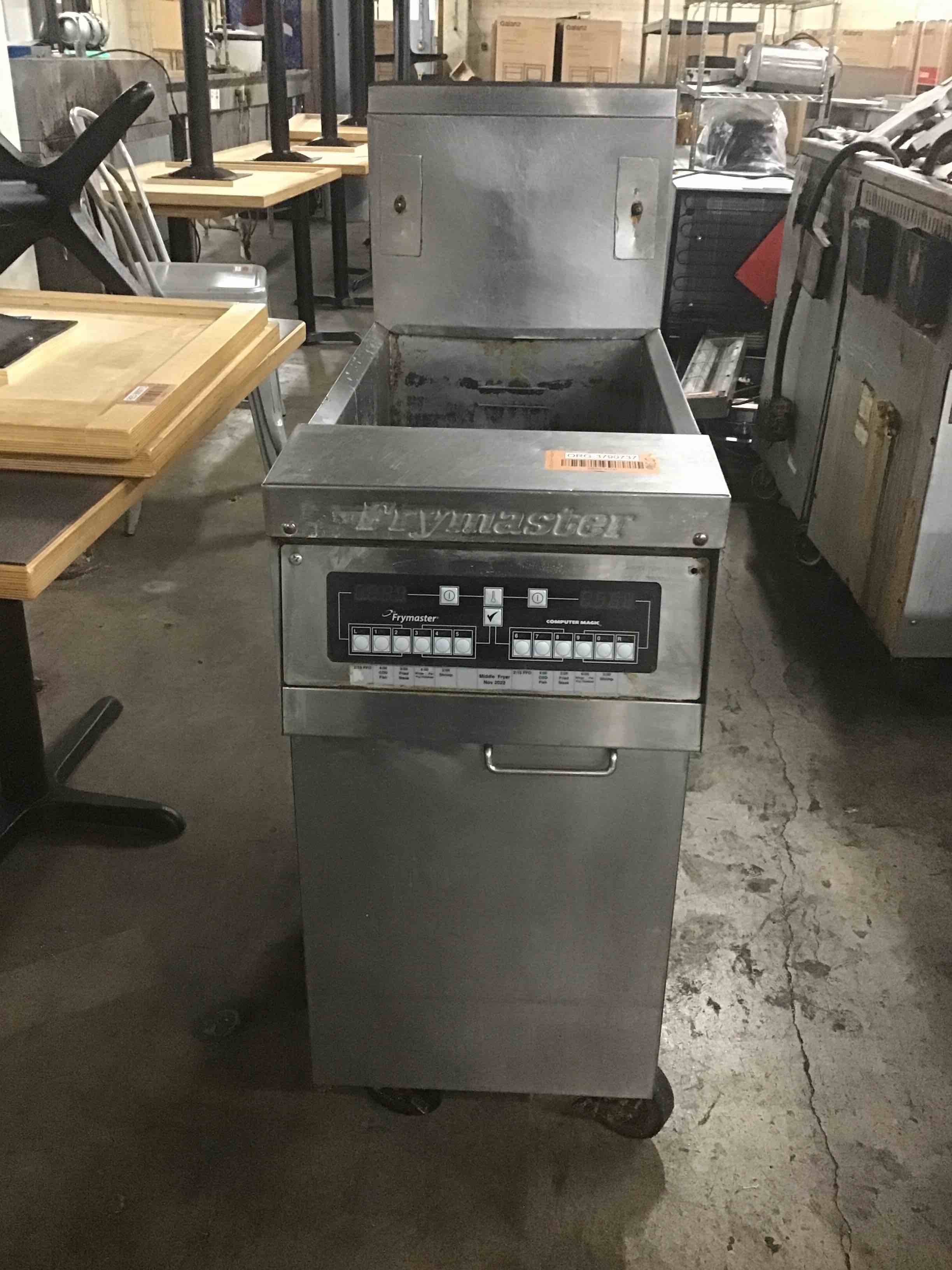 Fry Master Stainless Steel 40 Lb. Fryer With Computer Magic On Casters