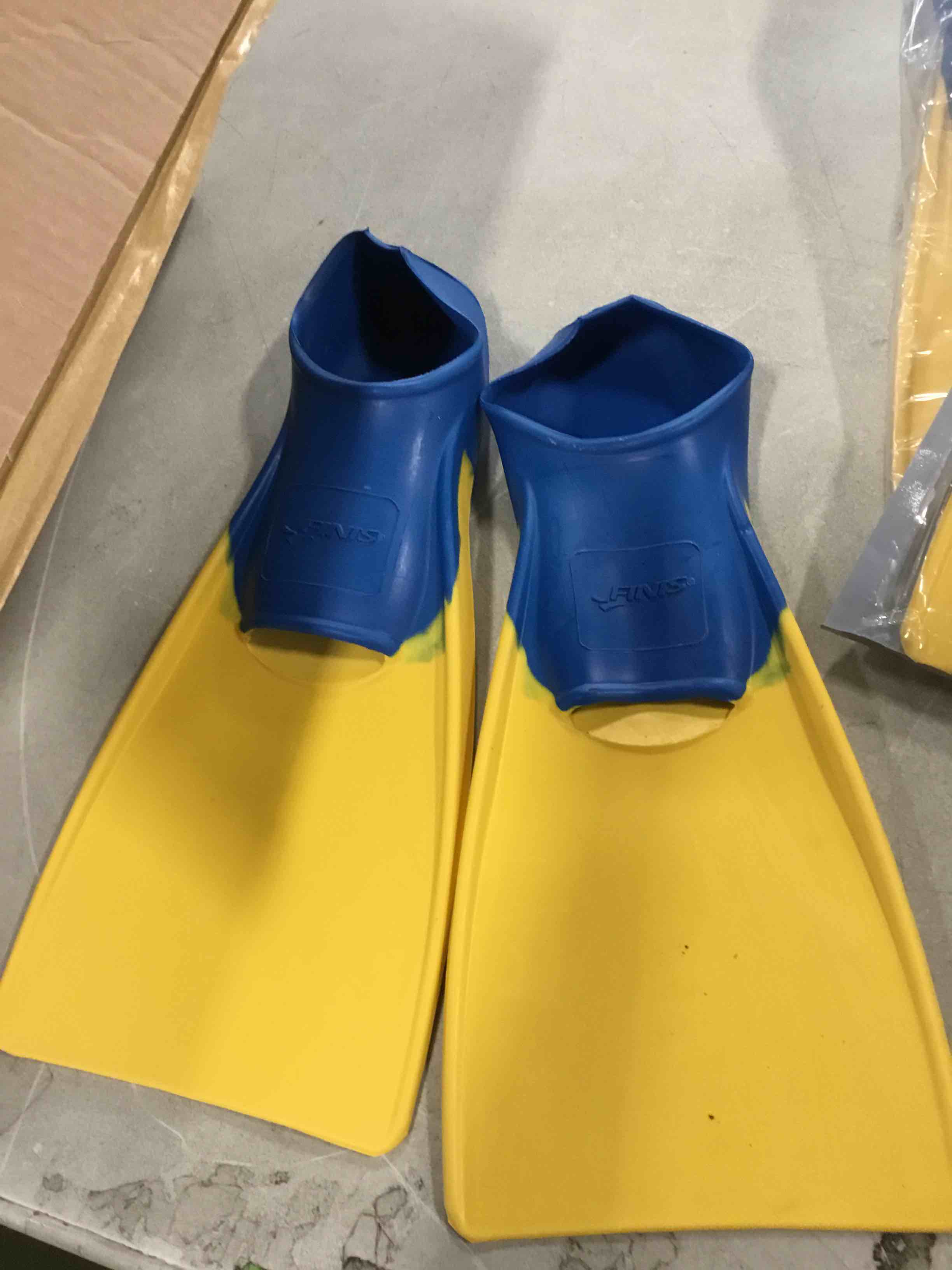 (1-3)) FINIS Long Floating Fins for Swimming and Snorkeling – Check ...