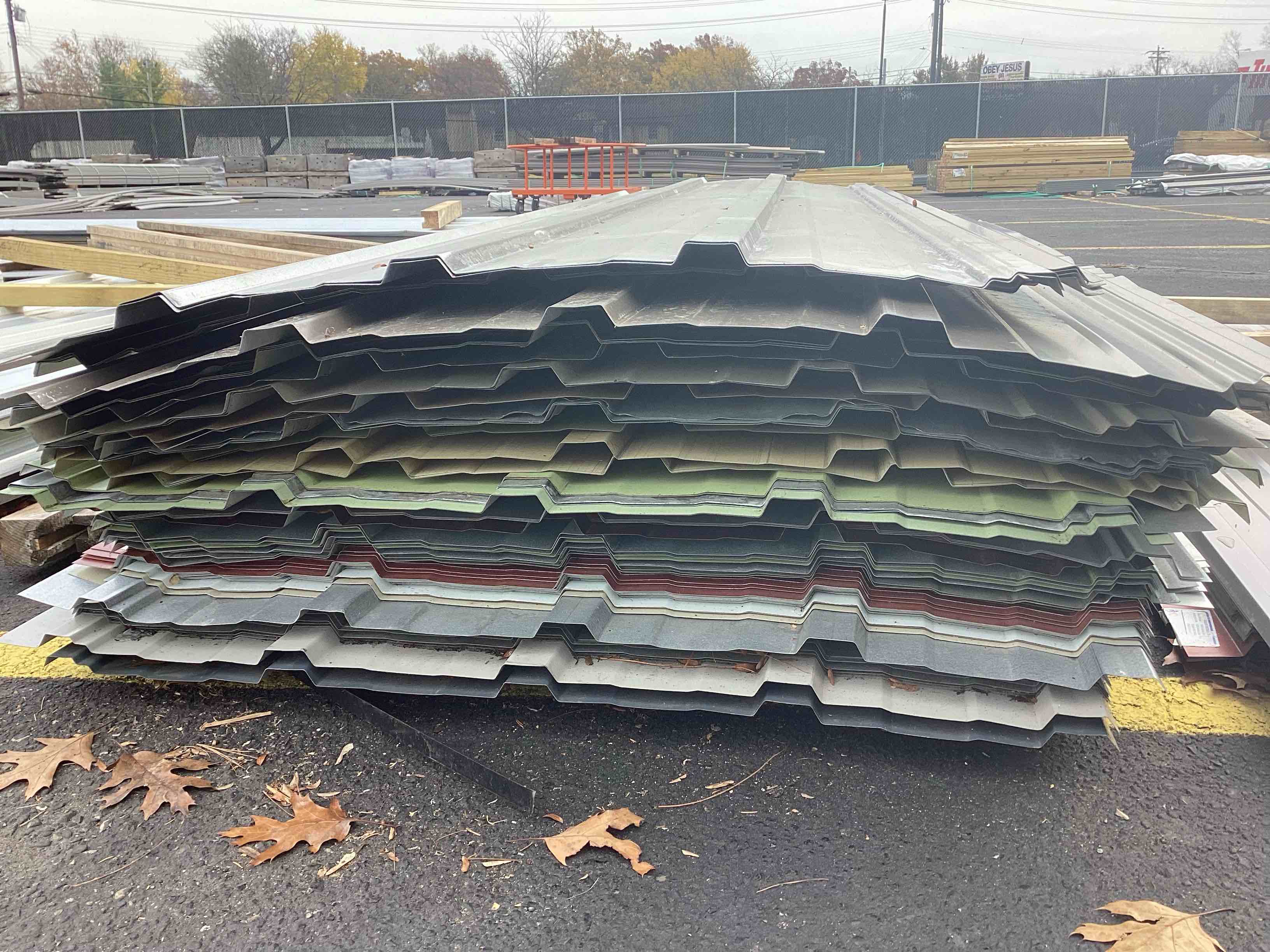 80 linear foot 10 sheets of 8? metal roofing assorted colors, scratch ...