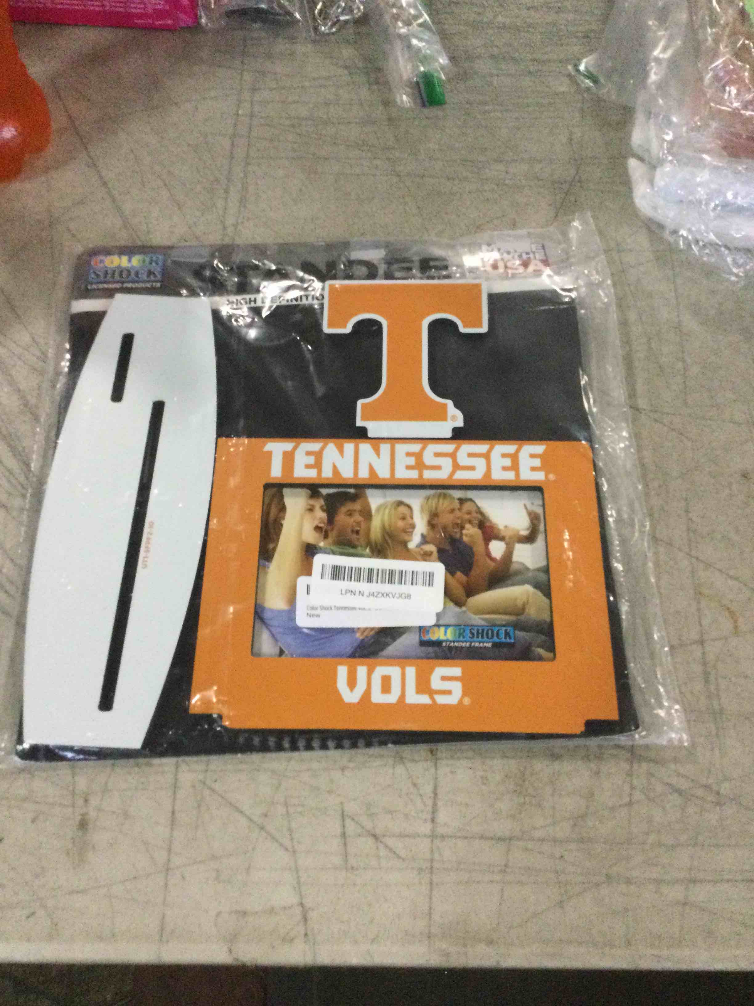 COLOR SHOCK STANDEE FRAMES A great way to showcase your 4 x 6 pictures ...