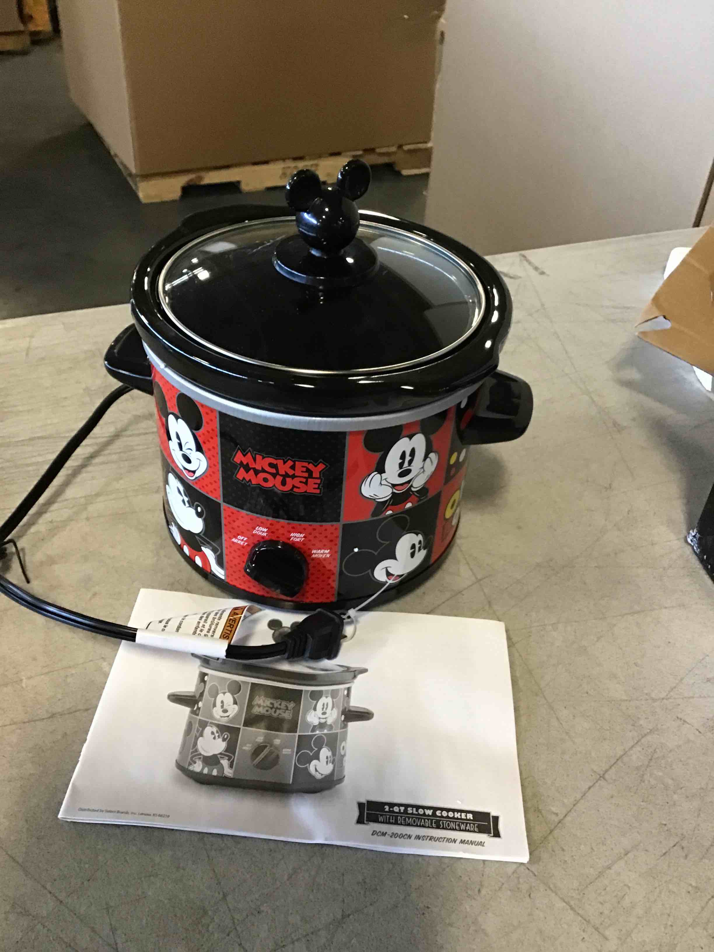 Disney DCM-200CN Mickey Mouse Slow Cooker, 2-Quart, Red/Black