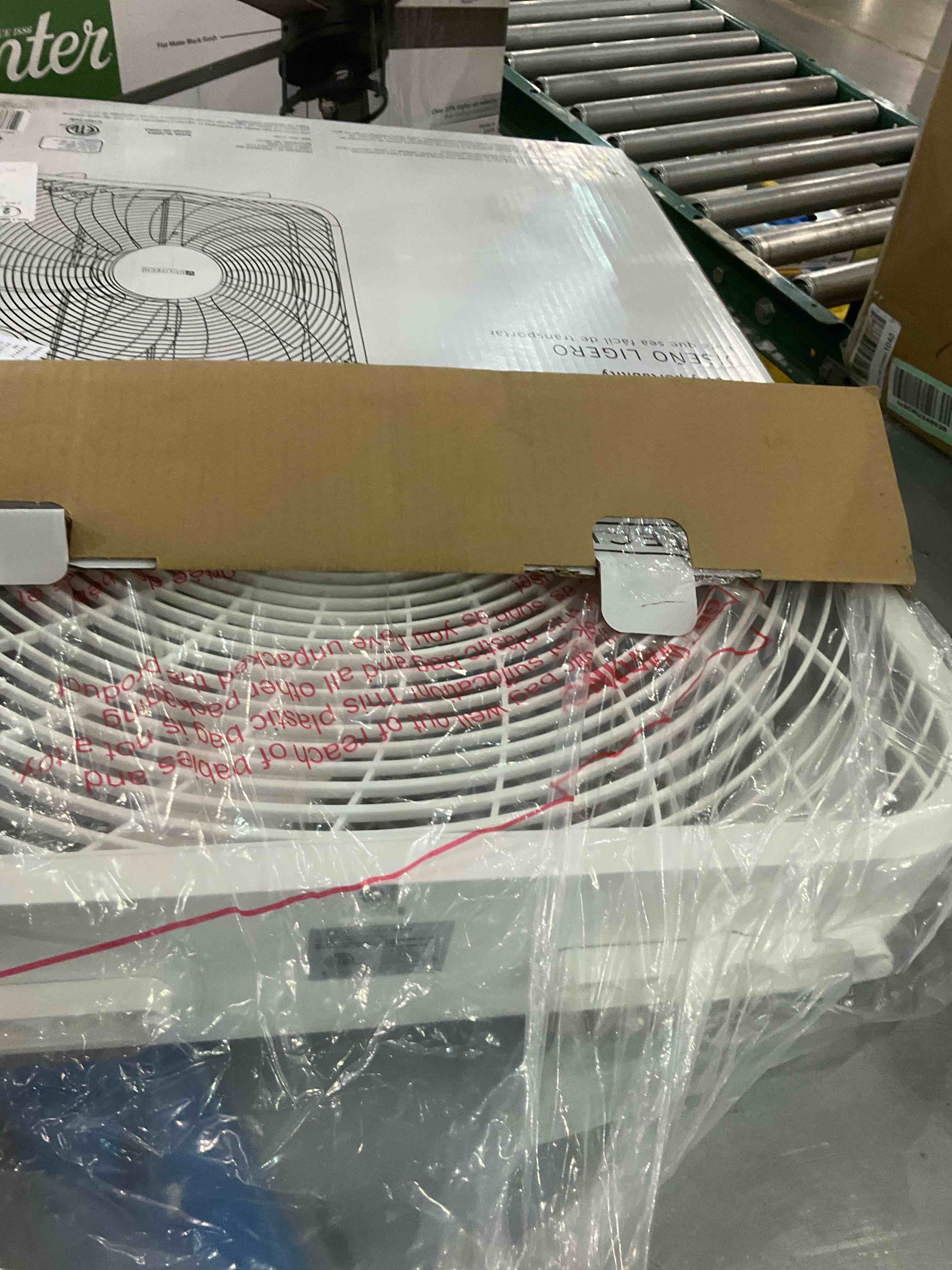 Utilitech 20-in 3-Speed Indoor Box Fan Black Finish