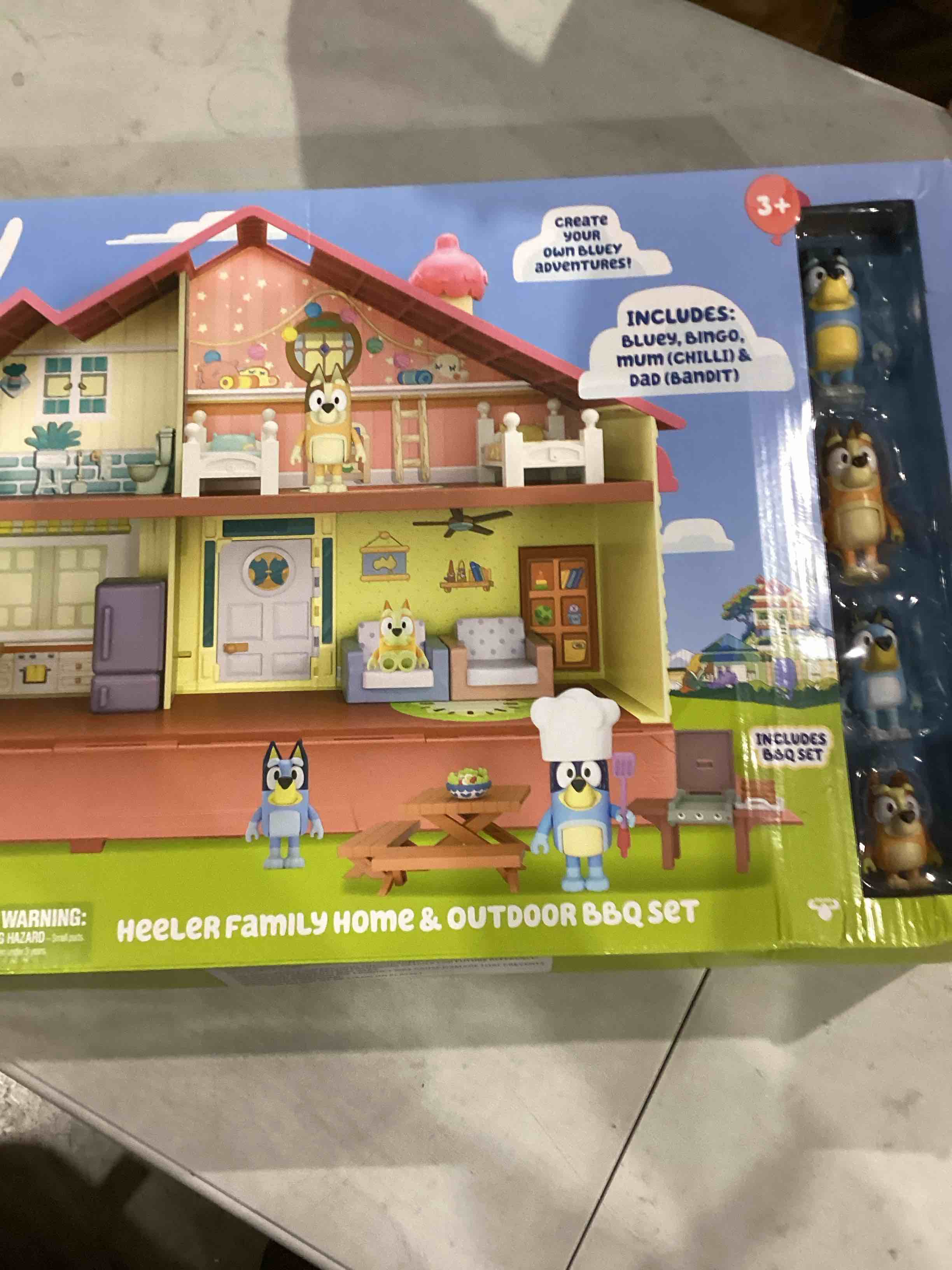 Bluey Mega Bundle Home, BBQ Playset, and 4 Figures | Amazon Exclusive ...