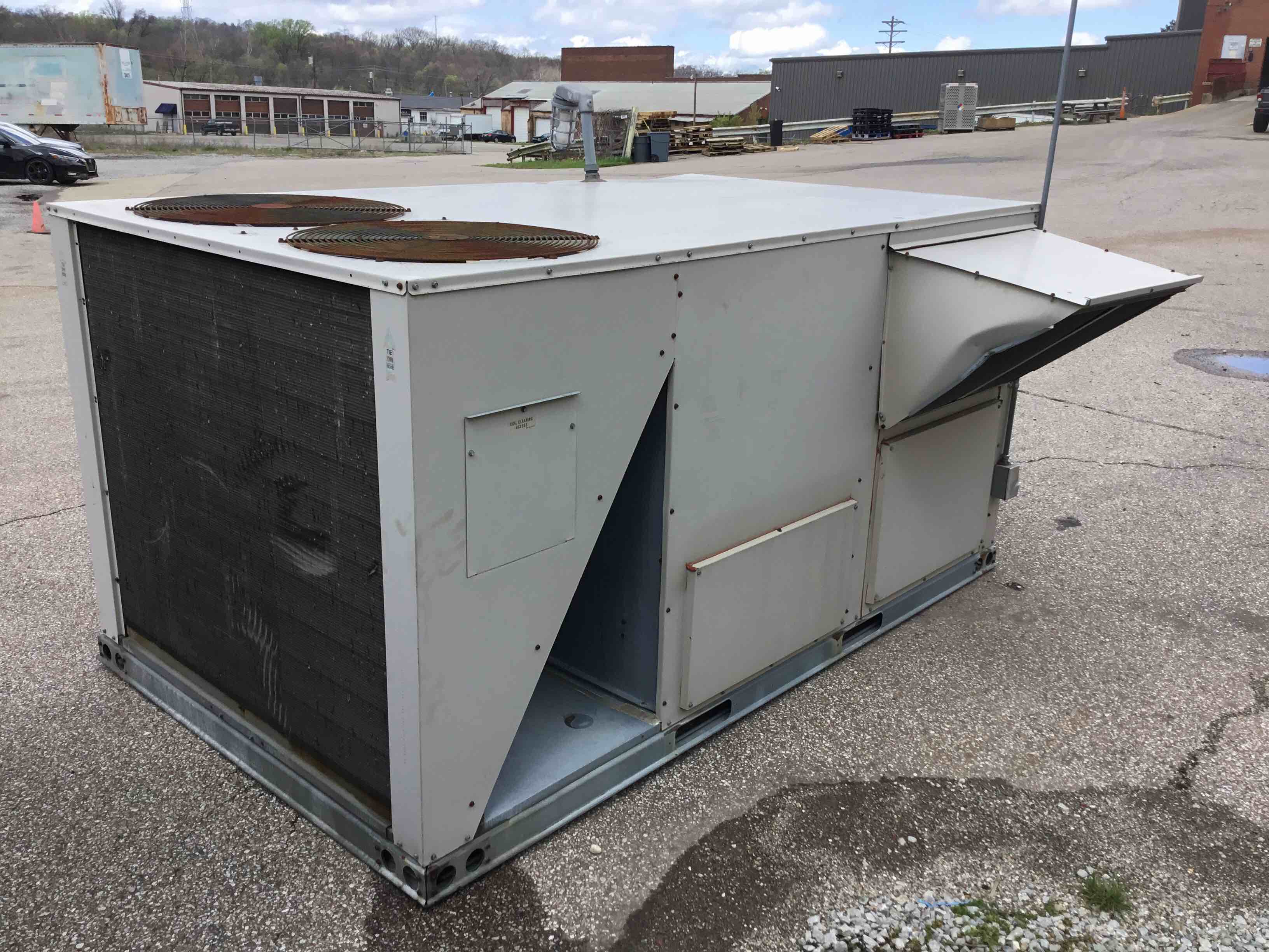 Lennox Humiditrol L-Series 10-Ton Rooftop Package Unit