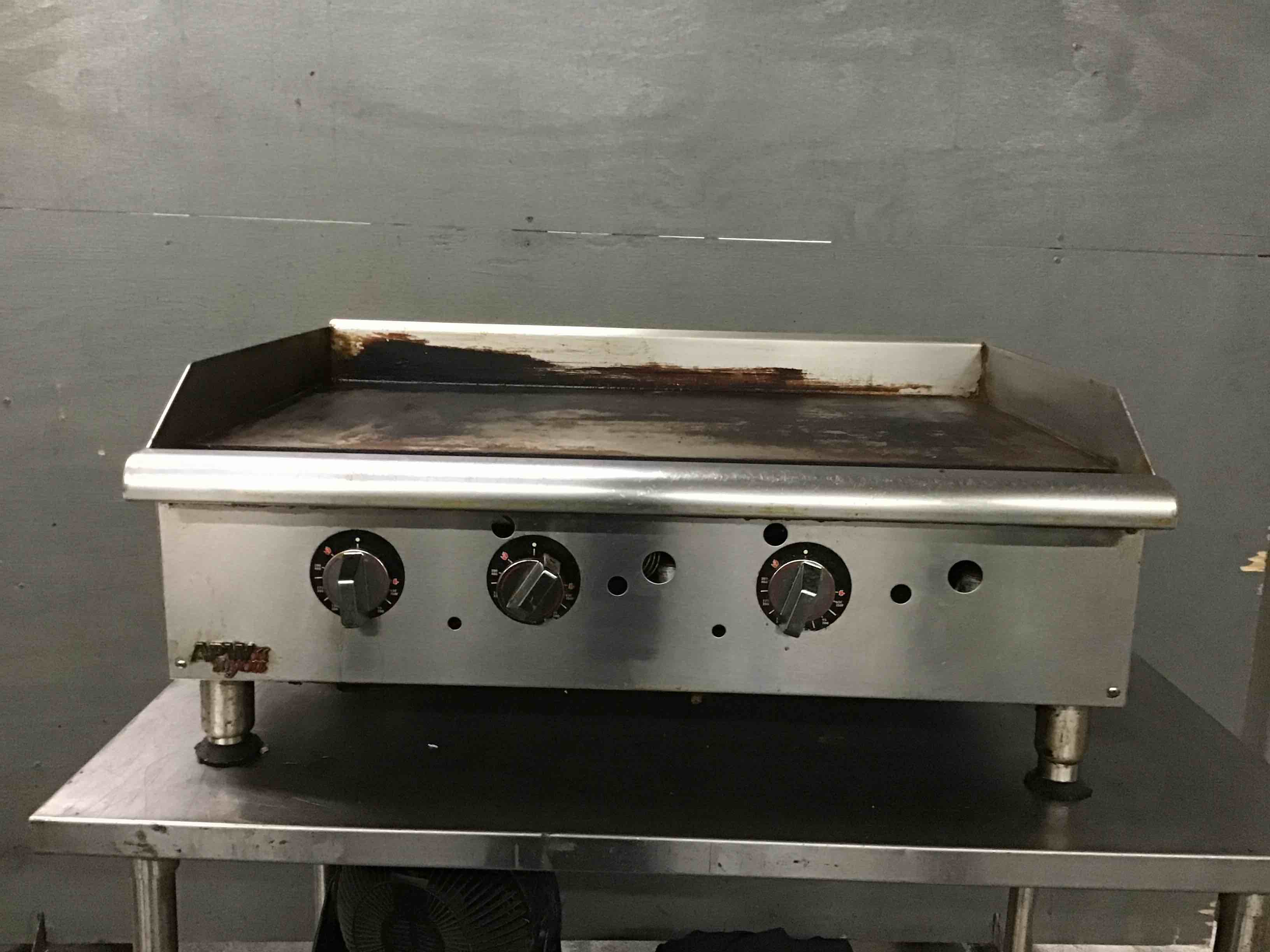 APW Wyott Stainless Steel 36 Inch Natural Gas Griddle