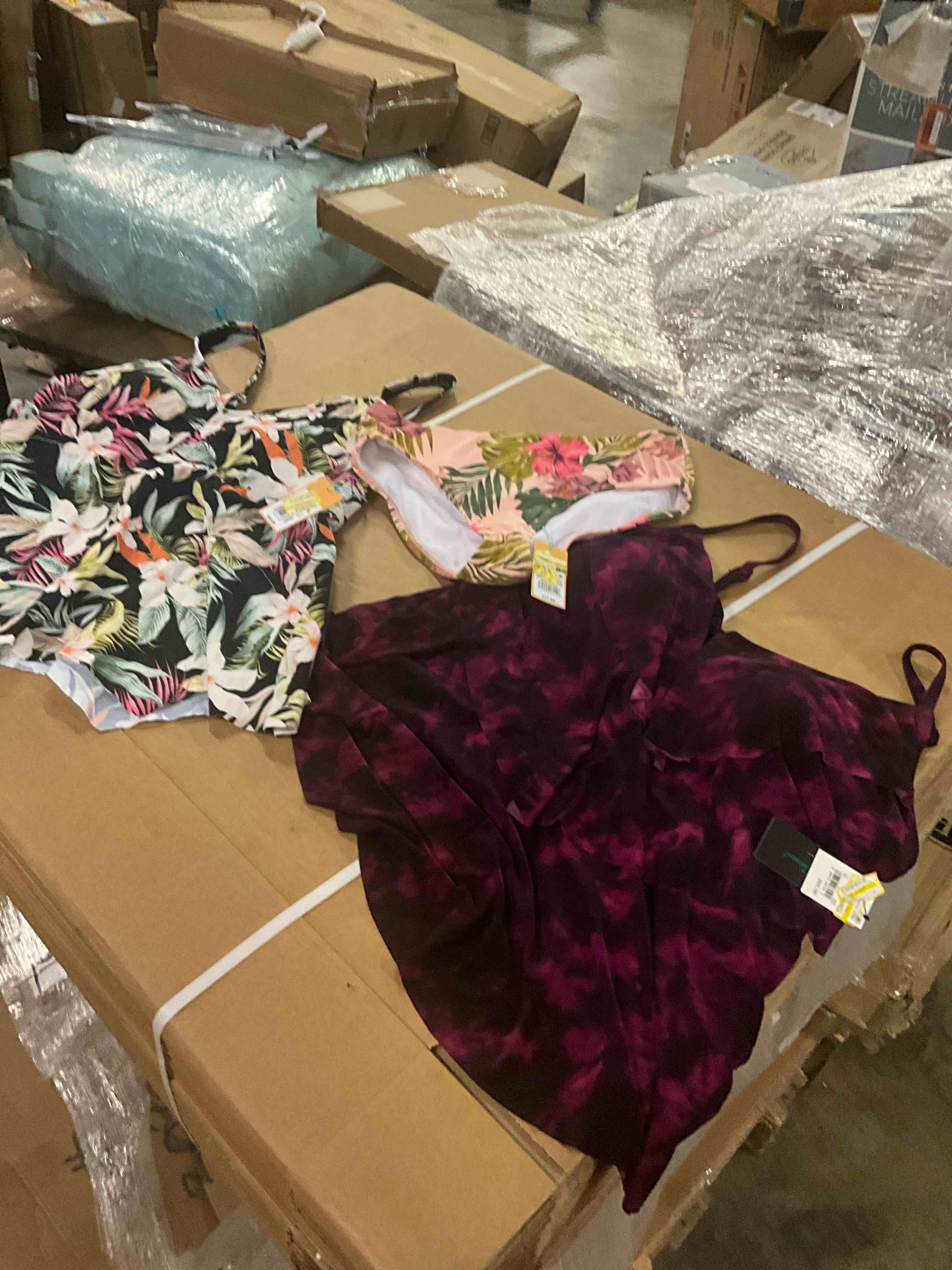 assorted Plus size 2 tops/1 bottom