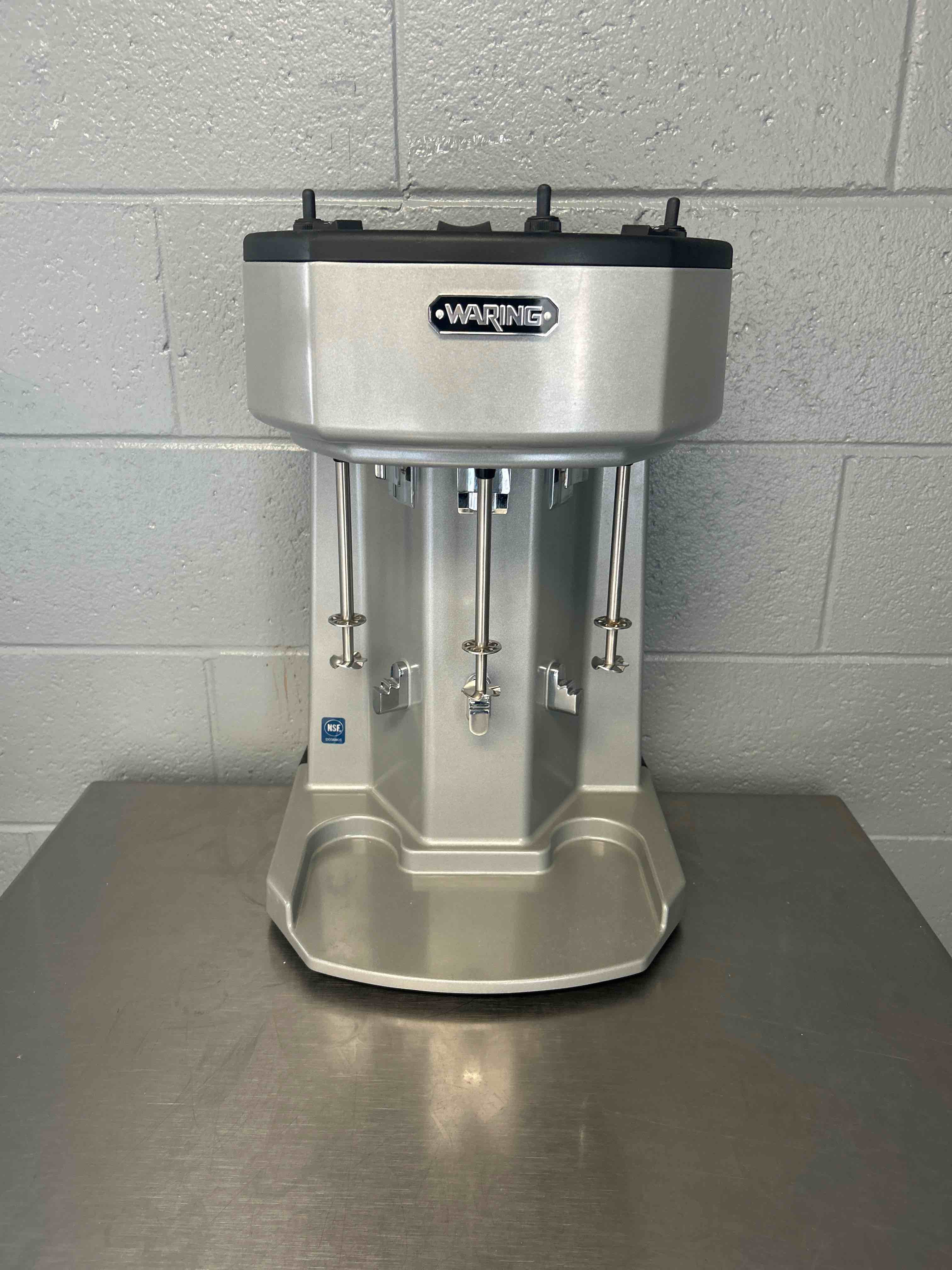 WARING 3 CUP TRIPLE SPINDLE COUNTERTOP SHAKE BLENDER
