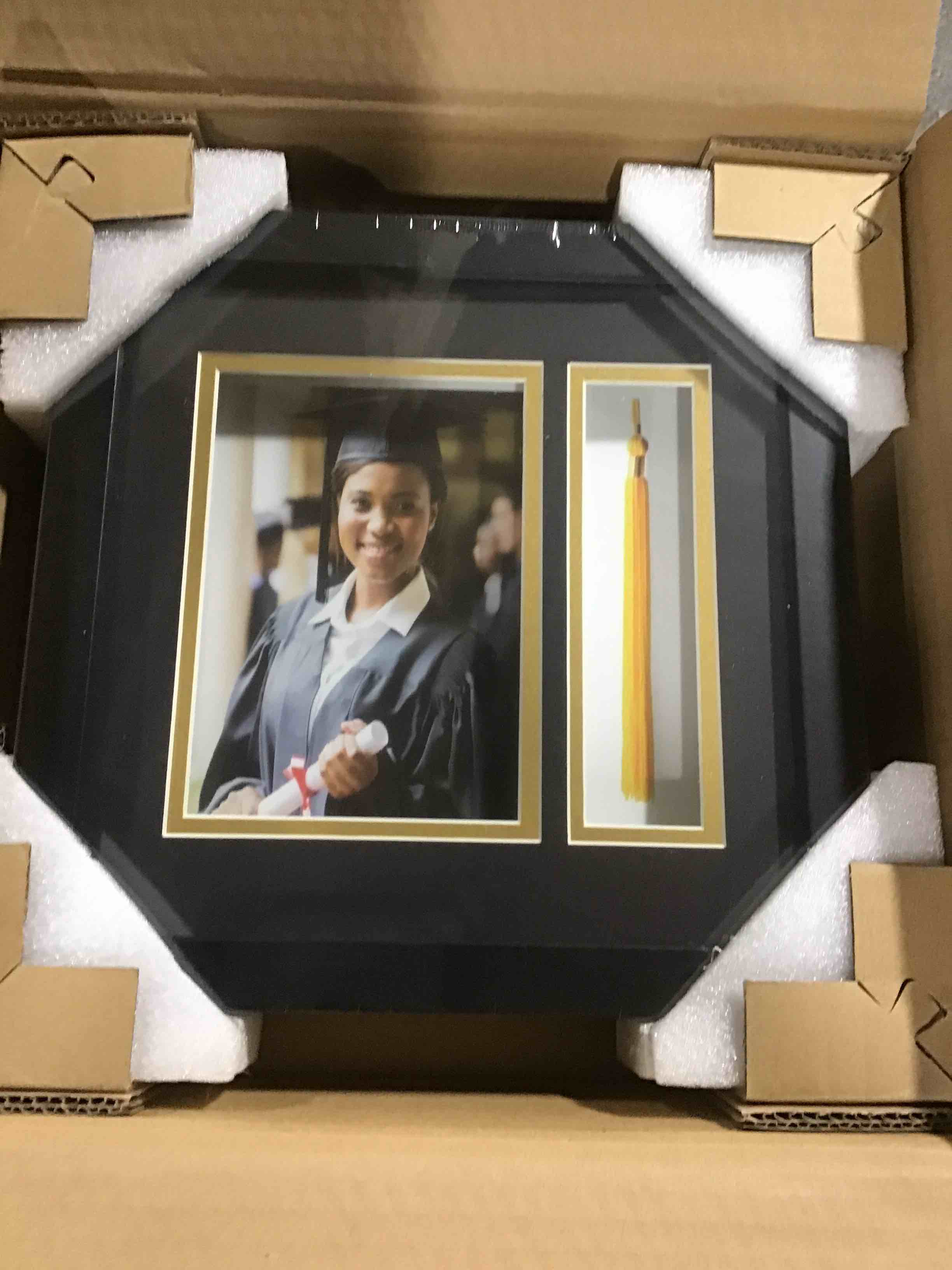 Malta wall mount graduation picture frame