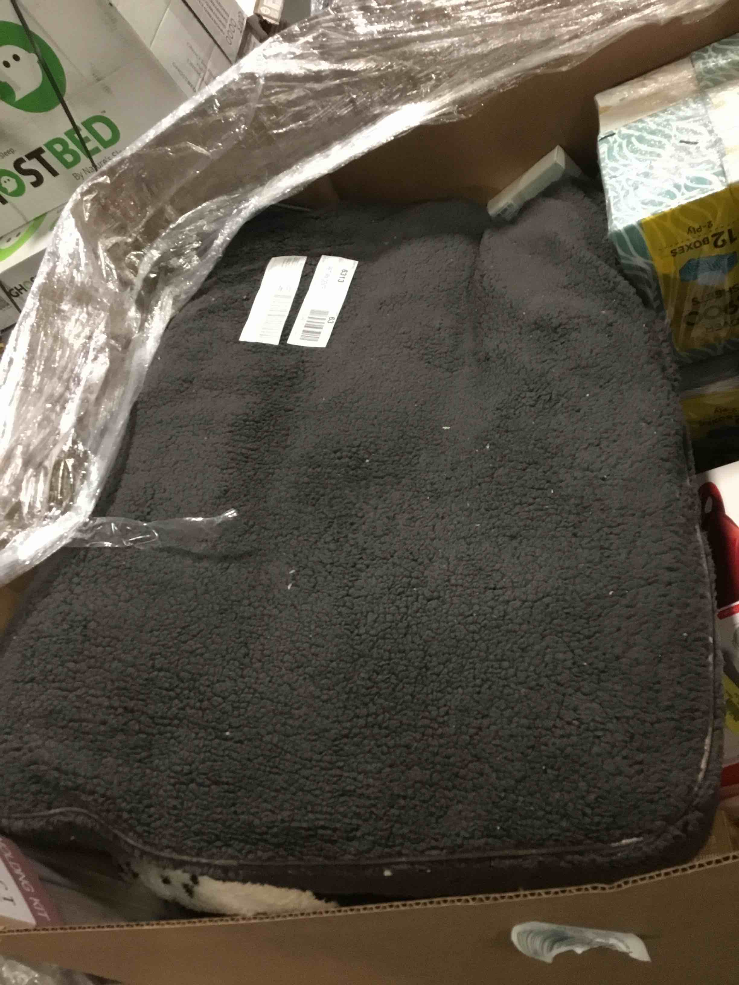 Ridge Creek Plush Lounger Dog Bed, 27" x 36" (Charcoal Grey)