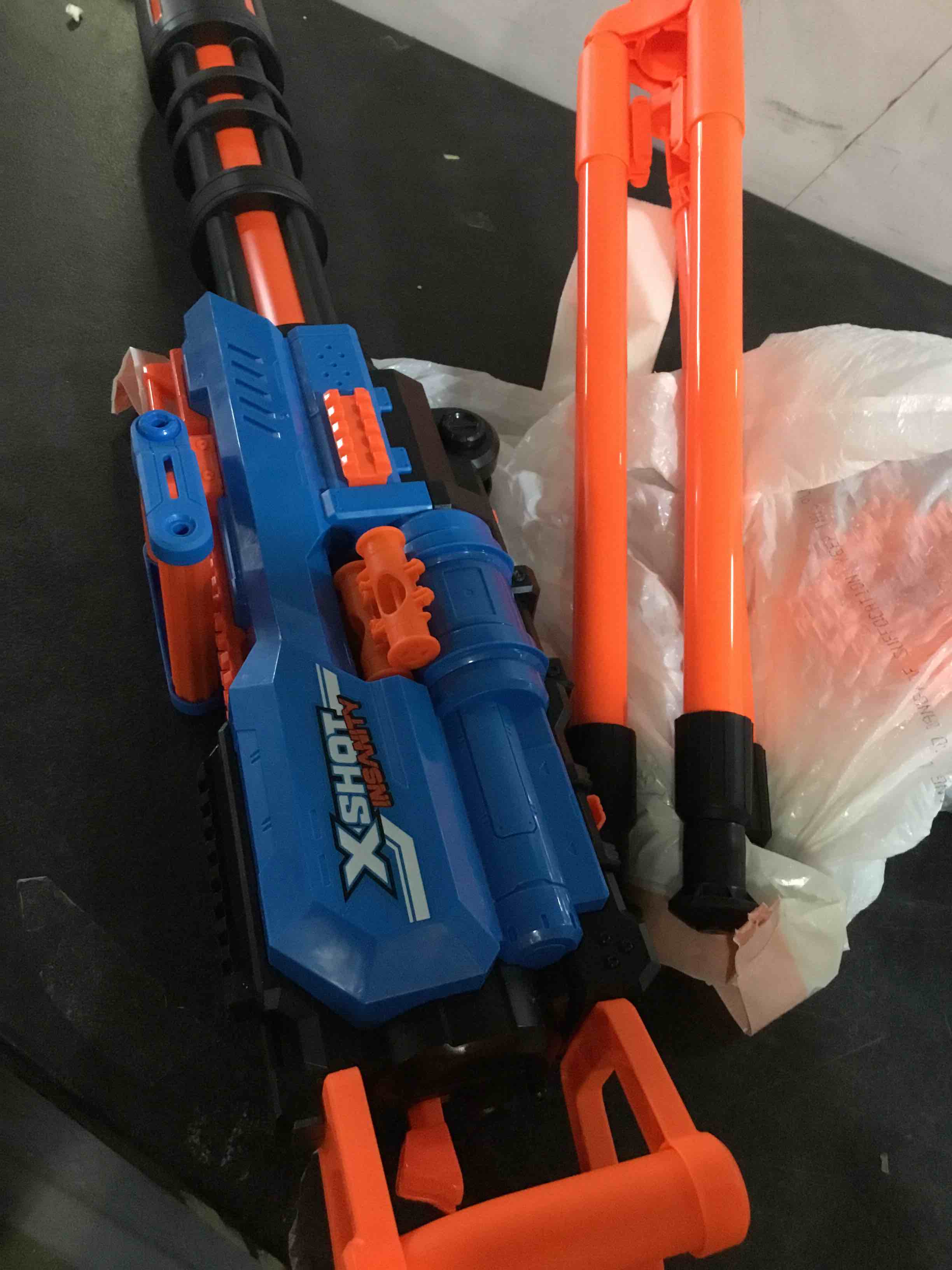X-Shot Insanity Motorized Rage Fire by ZURU 72 Darts, Air Pocket ...