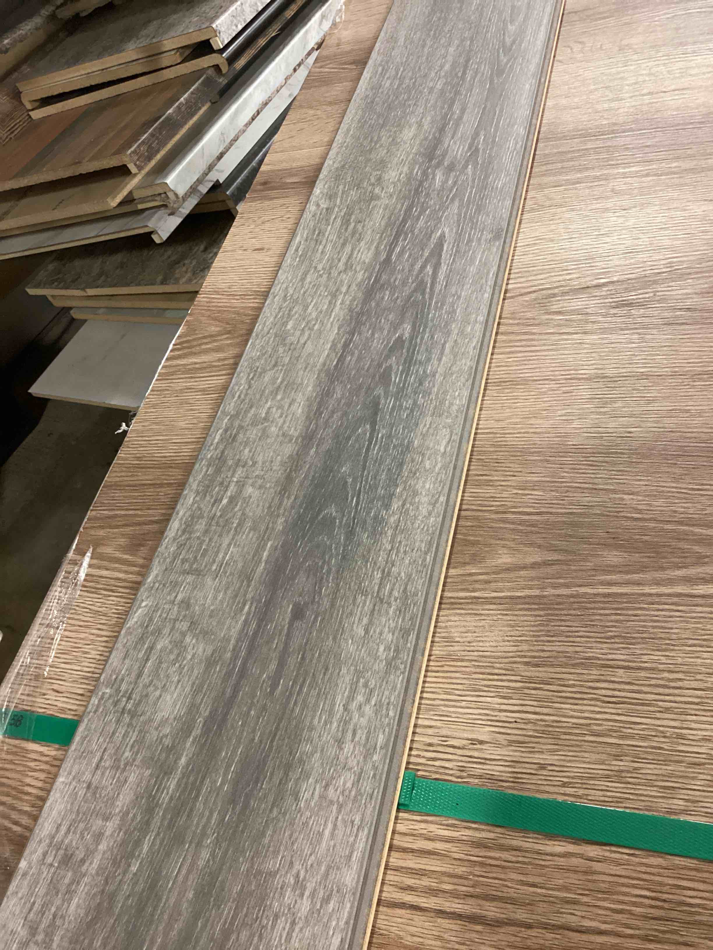 1,223.63 sq ft 7.75 x 50.75 8mm laminate flooring your bid per sq ft
