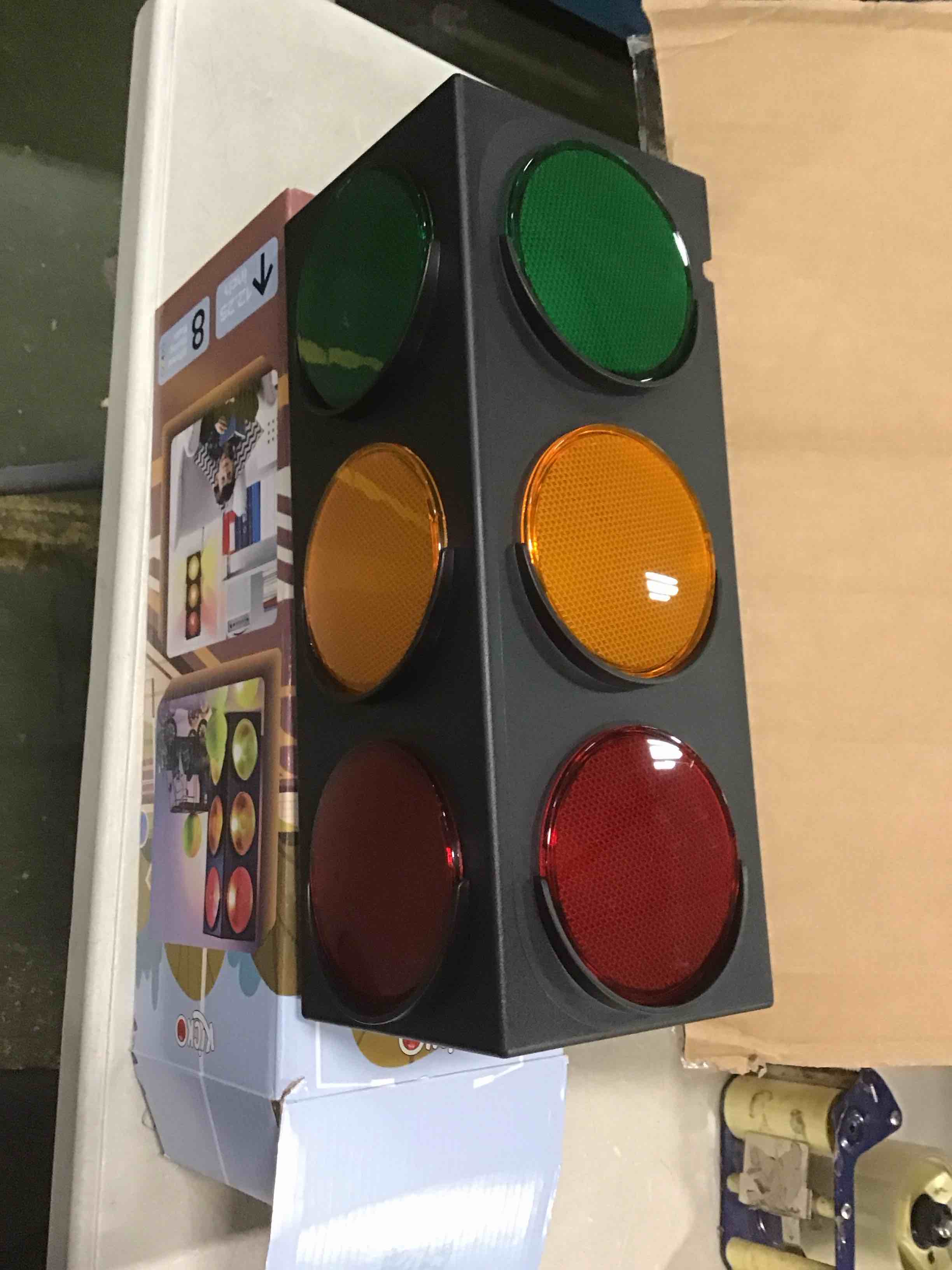 Kicko Traffic Light Lamp - Fun Novelty Lamp Simulates Traffic Stop ...