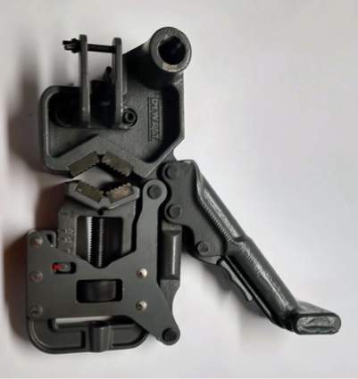 IT'S A PIPE CLAMP THAT'S COMES WITH DEWALT'S CORDLESS DCE700X2K PIPE ...