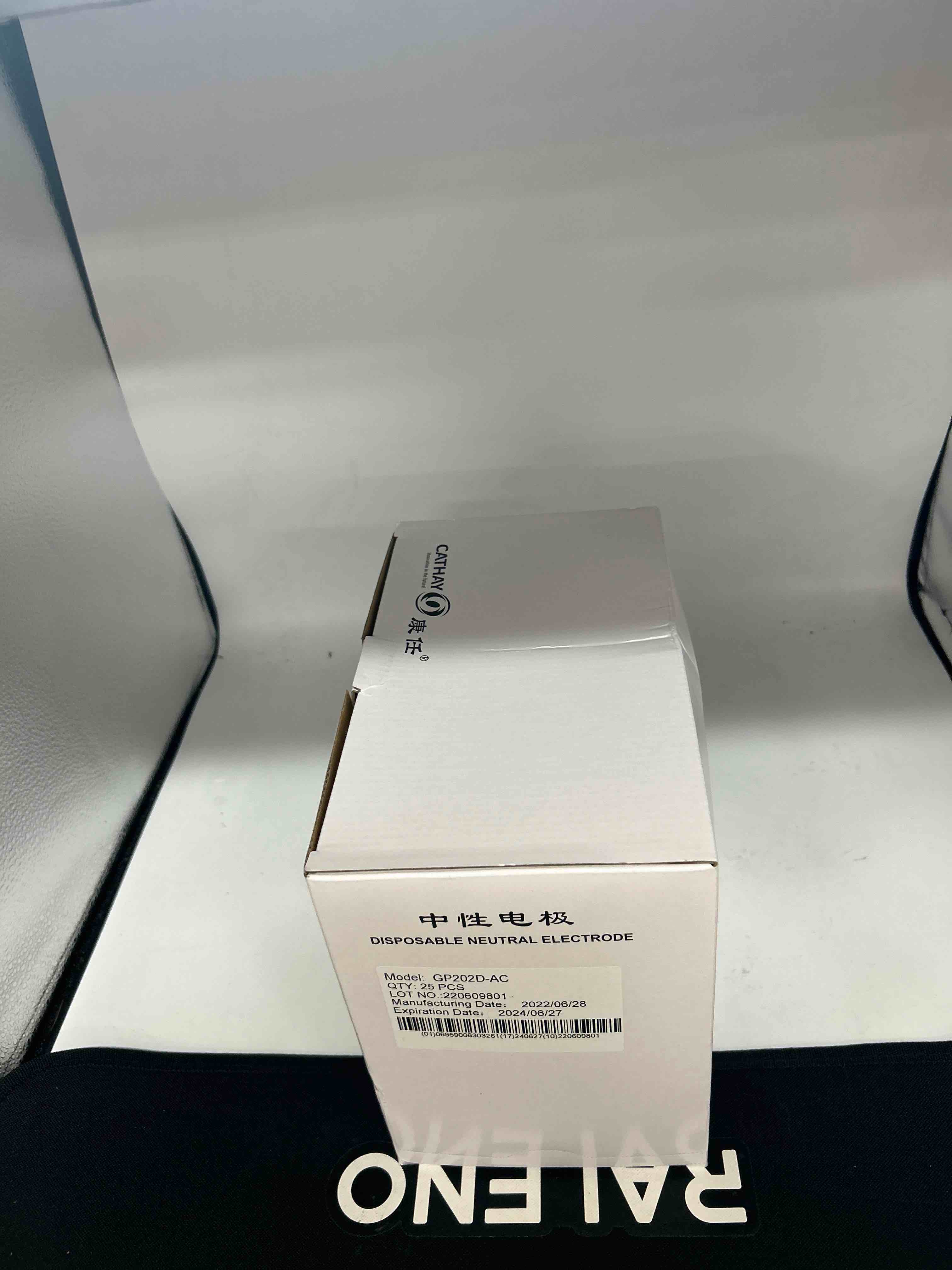 3M-2238 Electrode EKG/ECG Red Dot Cloth Adult 6cm 50 Per Bag by 3M Part ...