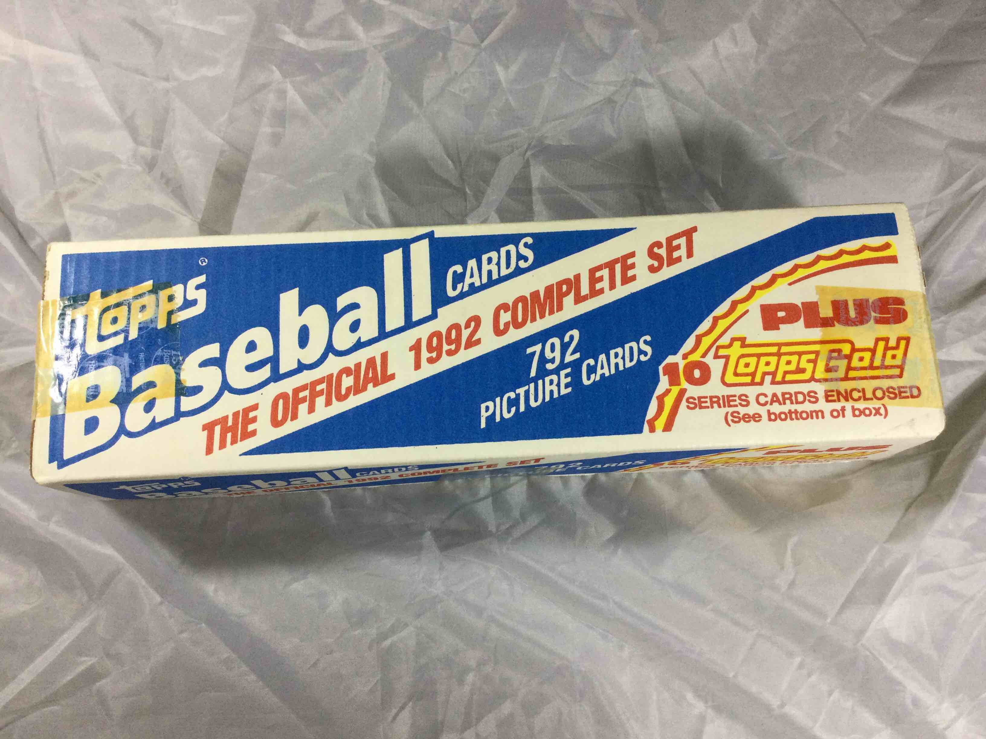 Topps baseball 1992 complete set. Appears factory sealed!