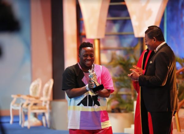 Gospel Music Icon, Eben, Wins Male Vocalist of the Year Award | Inside ...