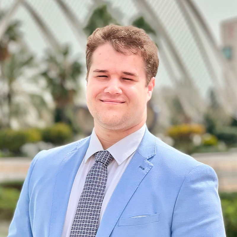 Nosotros – Lujo Network