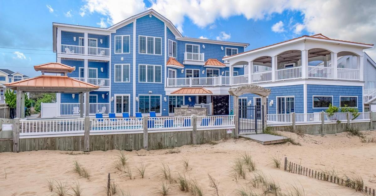 2816 Sandfiddler Road | Virginia Beach, VA | LuxVT