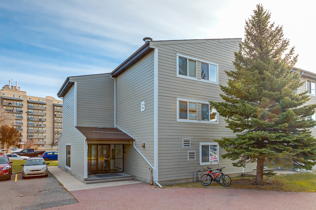 Berkeley Square | Avenue Living Communities