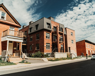 271 Earl St