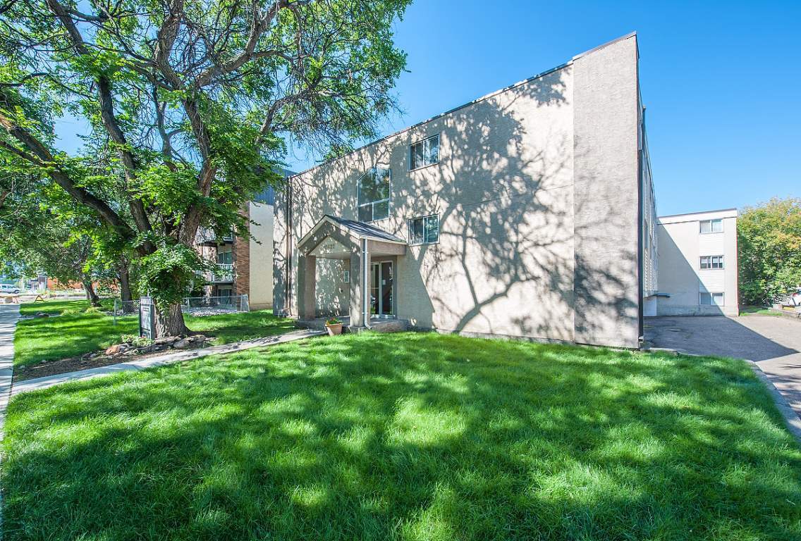 Prestige Manor | Ayre & Oxford Inc.