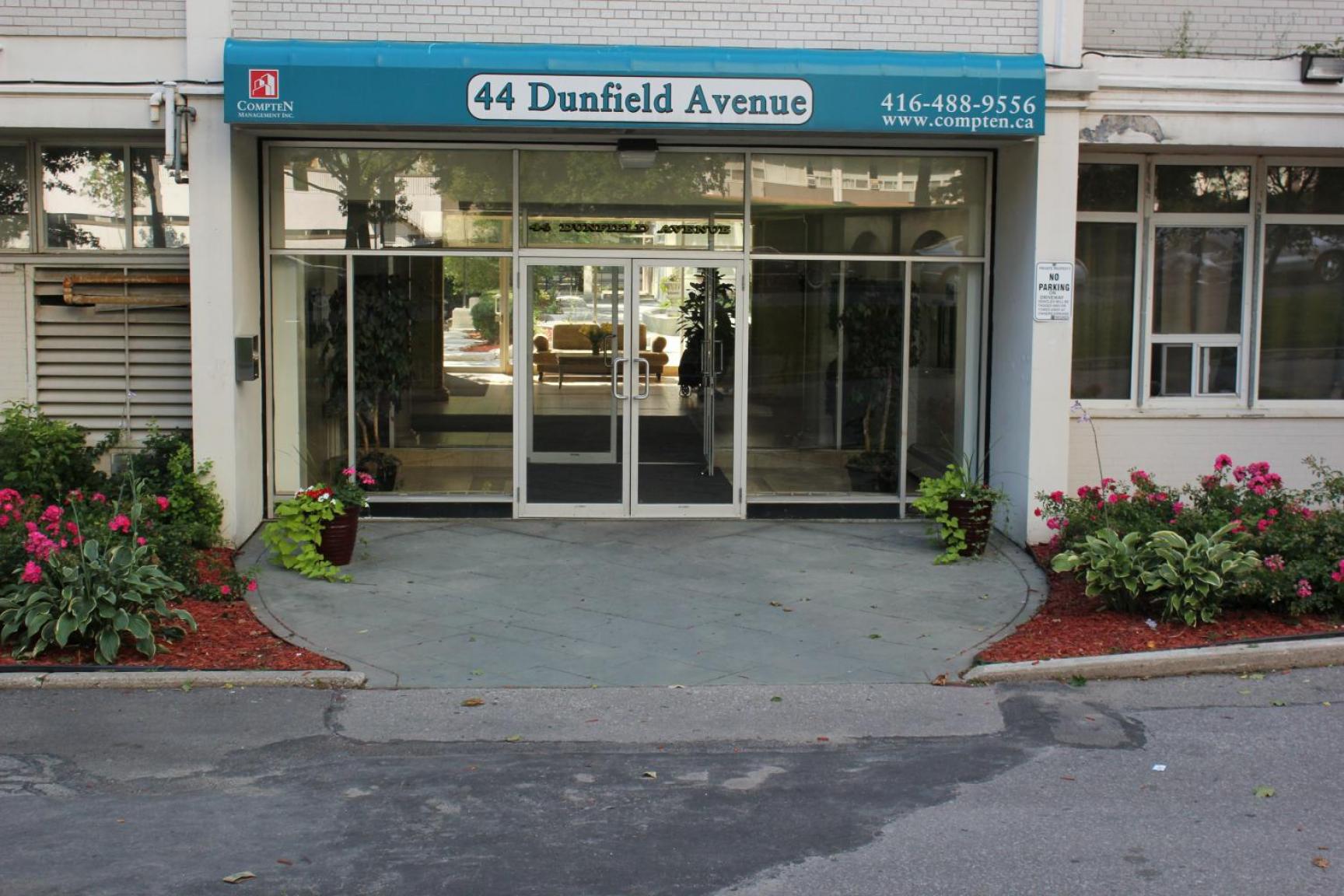 Dunfield Tower: Yonge and Eglinton Apartments | Compten