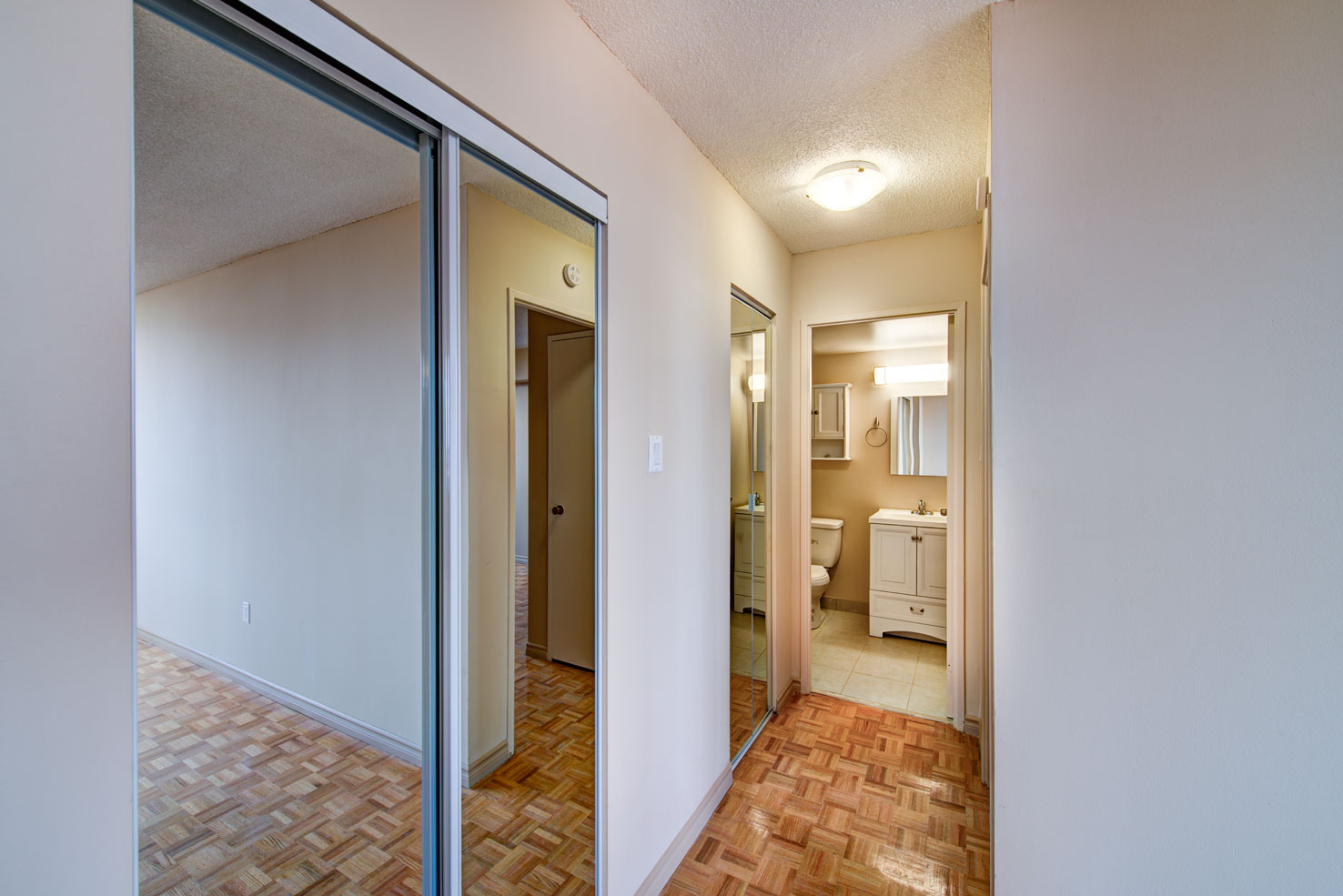 Elizabeth Towers: Port Credit Apartments | Compten