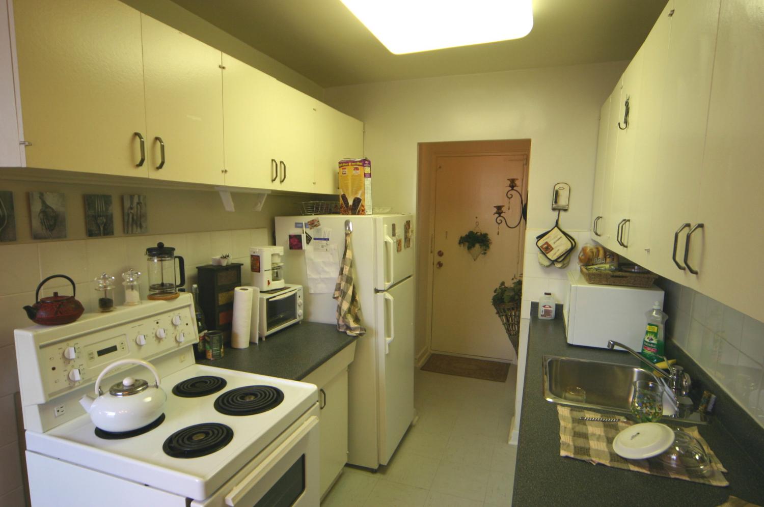 Yonge Eglinton Apartments | 199 Roehampton Ave. | Crestview Group of ...