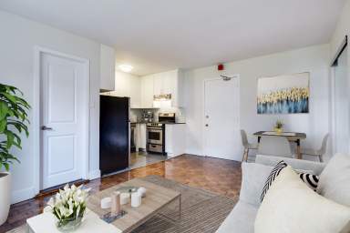 3000, 3015, 3017 Queen St. East | Greenwin