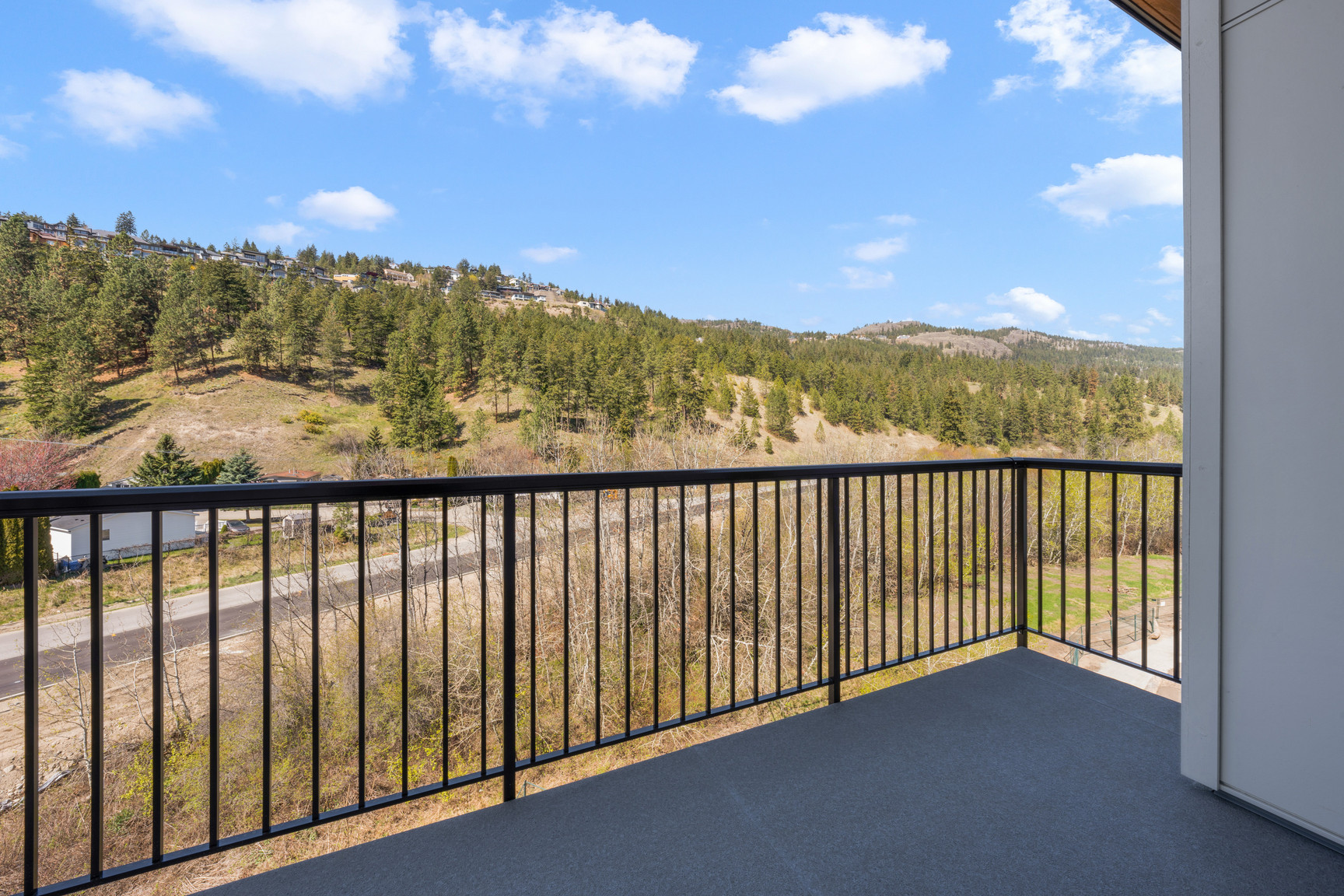 Rentals.ca :) 1520 Westside Road S, Kelowna BC for Rent