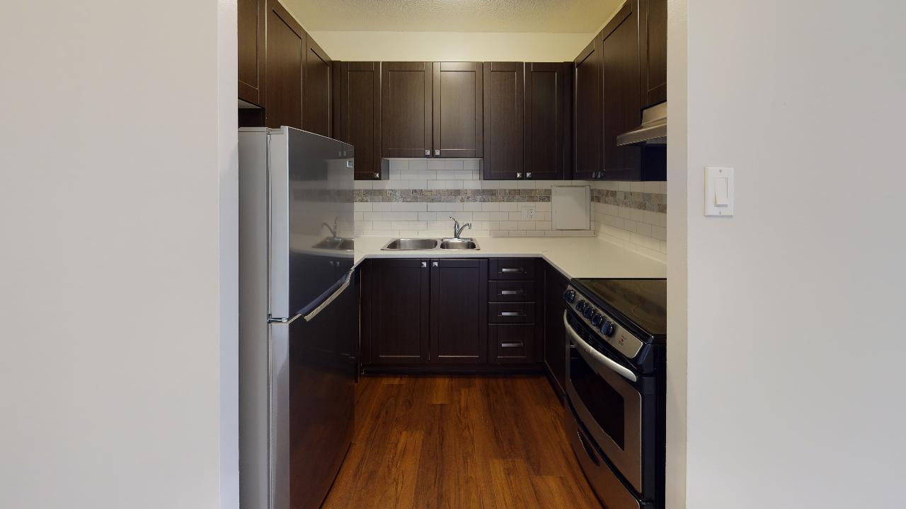 Crystal Beach - 1 Ullswater Drive, Ottawa, ON