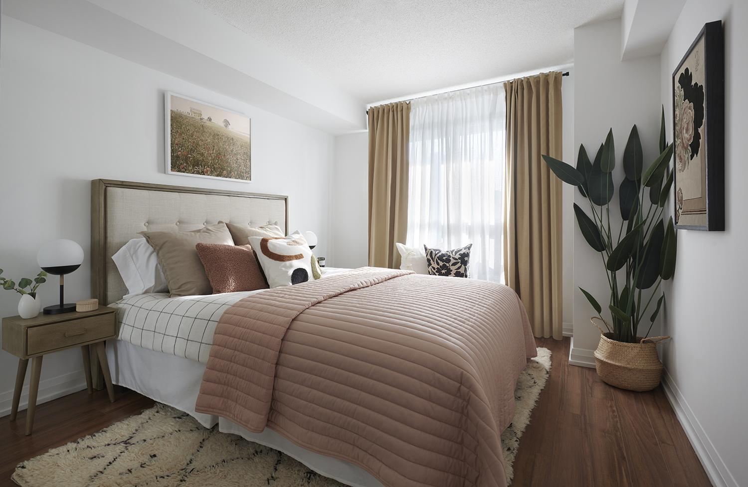 Roehampton - 305 Roehampton Avenue, Toronto, ON