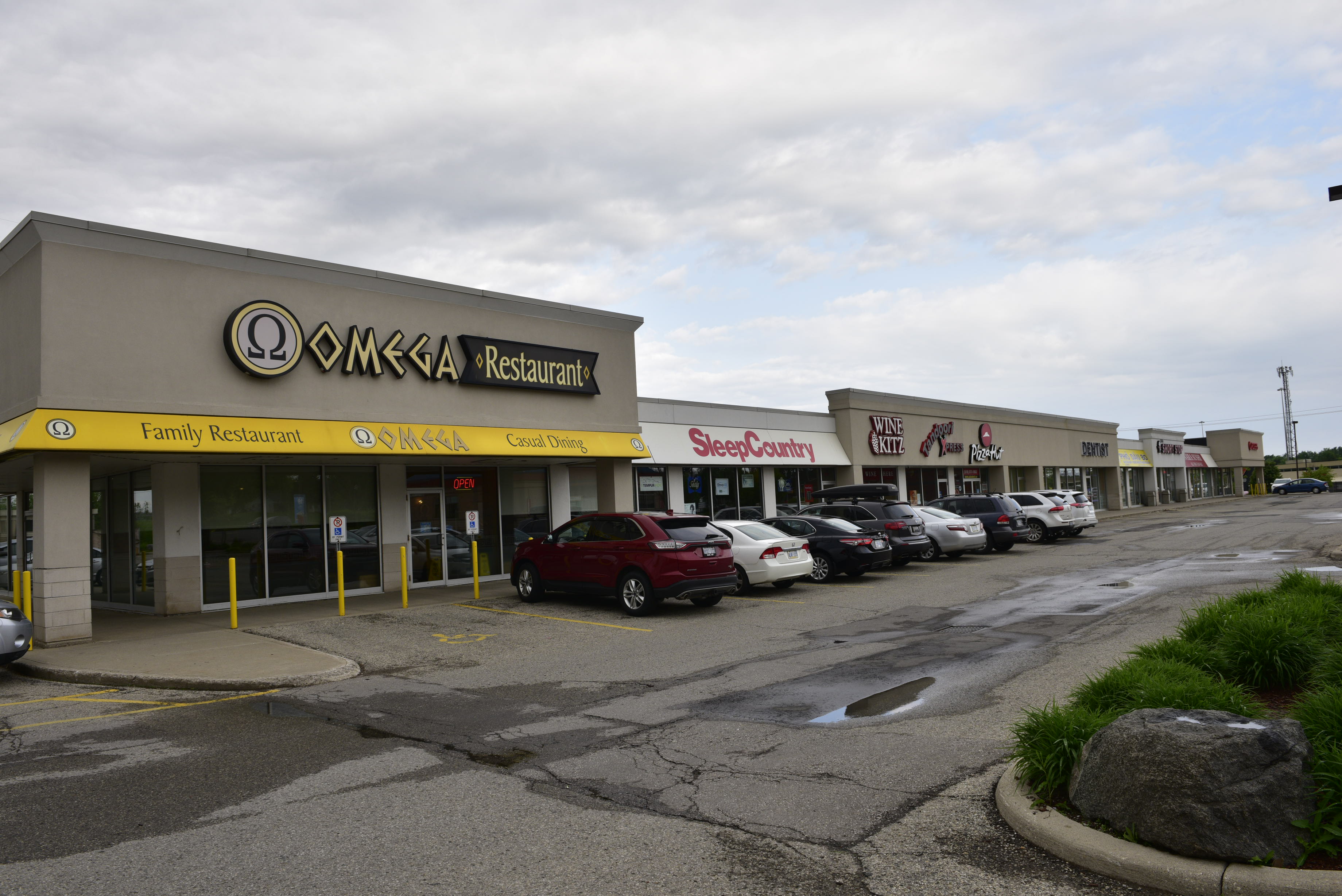 Ottawa South Shopping Centre | Kingsley Management Inc