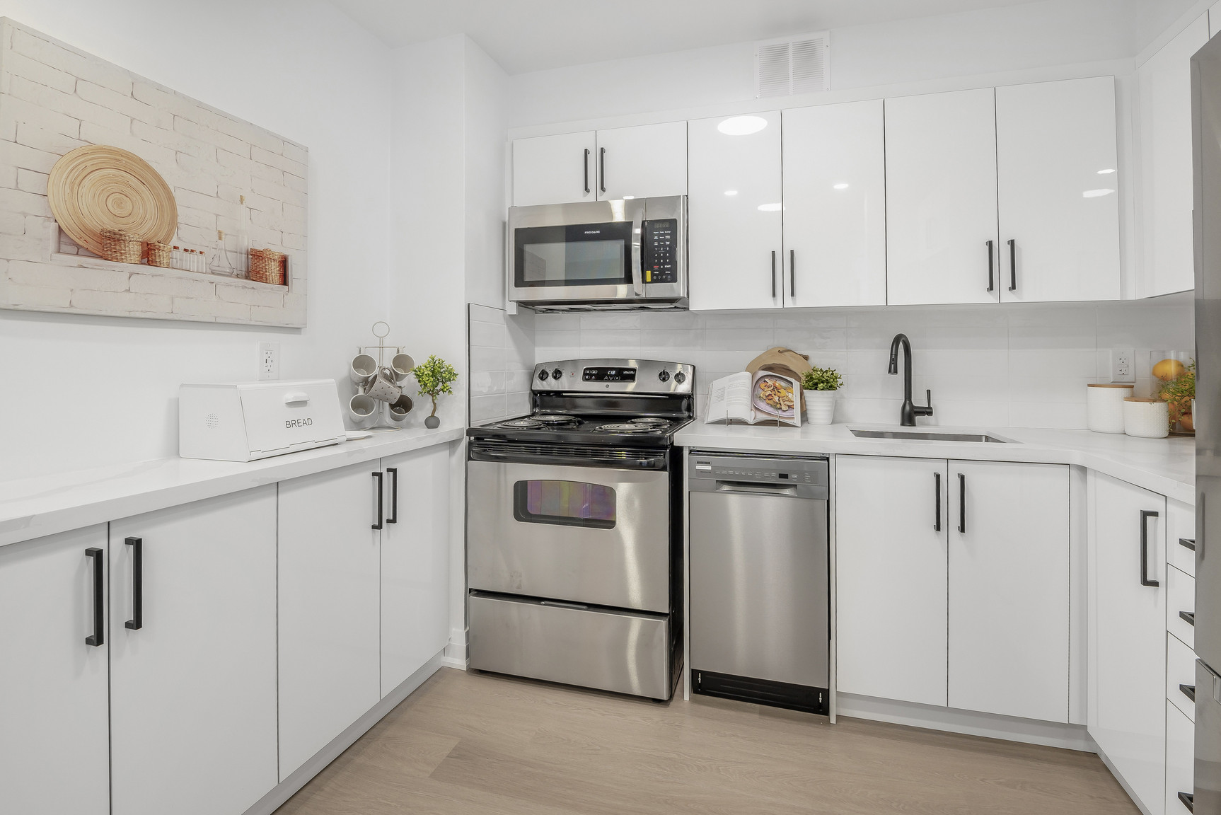 Rentals.ca Toronto Apartments, Condos and Houses For Rent