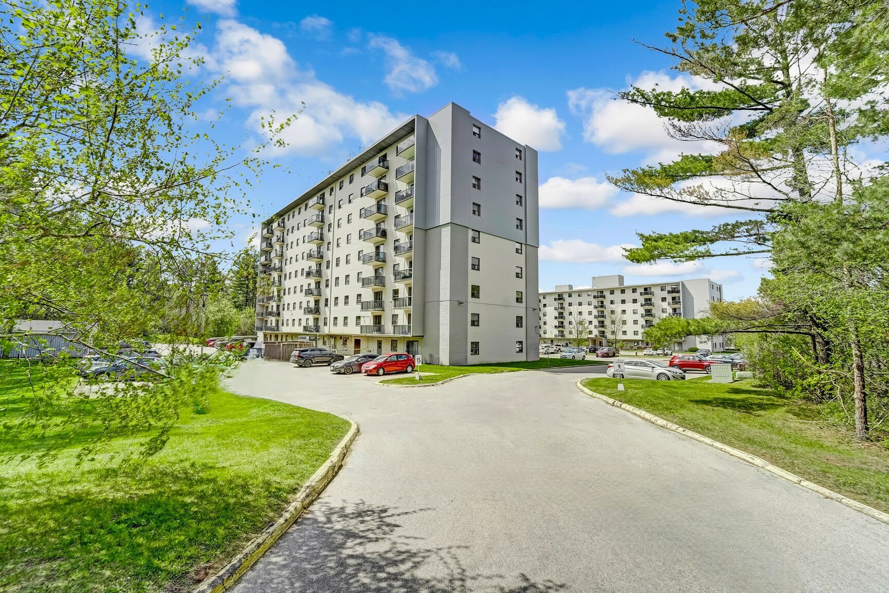 Park Lane Towers Apartments - 204 Hespeler Road, Cambridge, ON